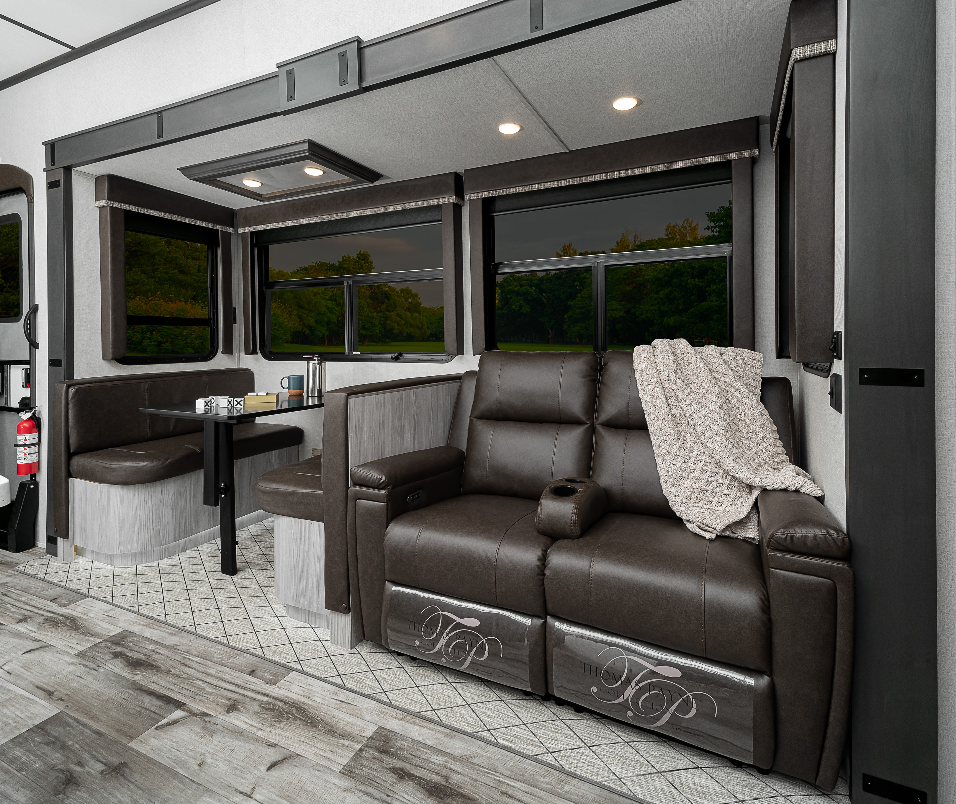 Best 2022 Travel Trailers & Fifth Wheels for Families | Keystone RV ...