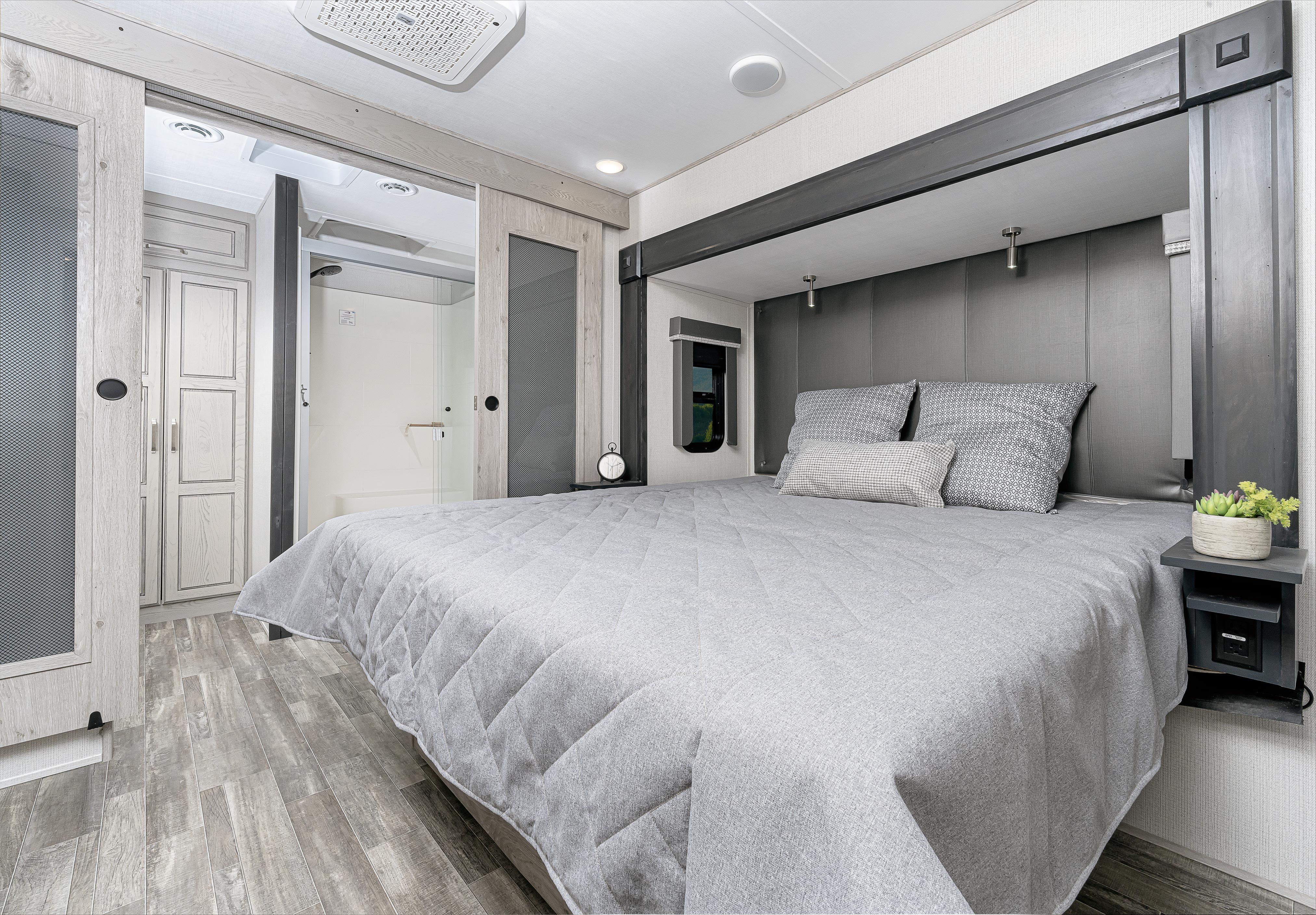 Our Favorite Couples Coaches - Keystone RV