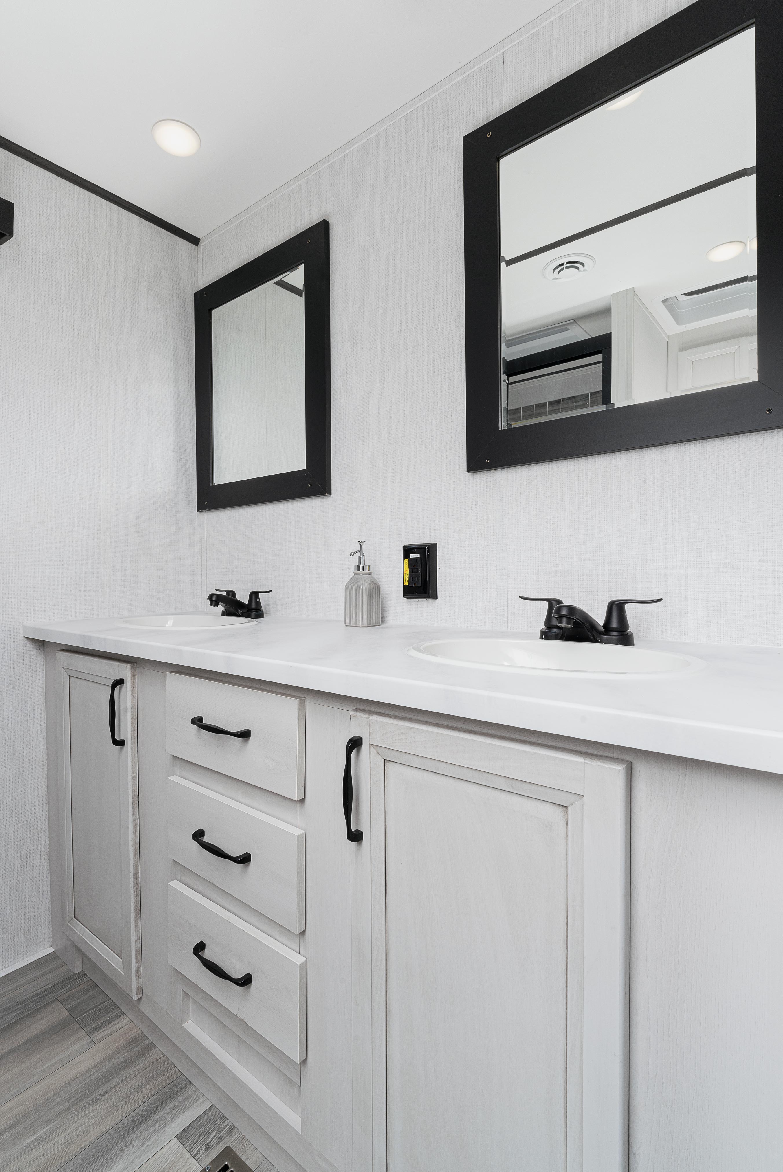 Our Favorite Couples Coaches - Keystone RV