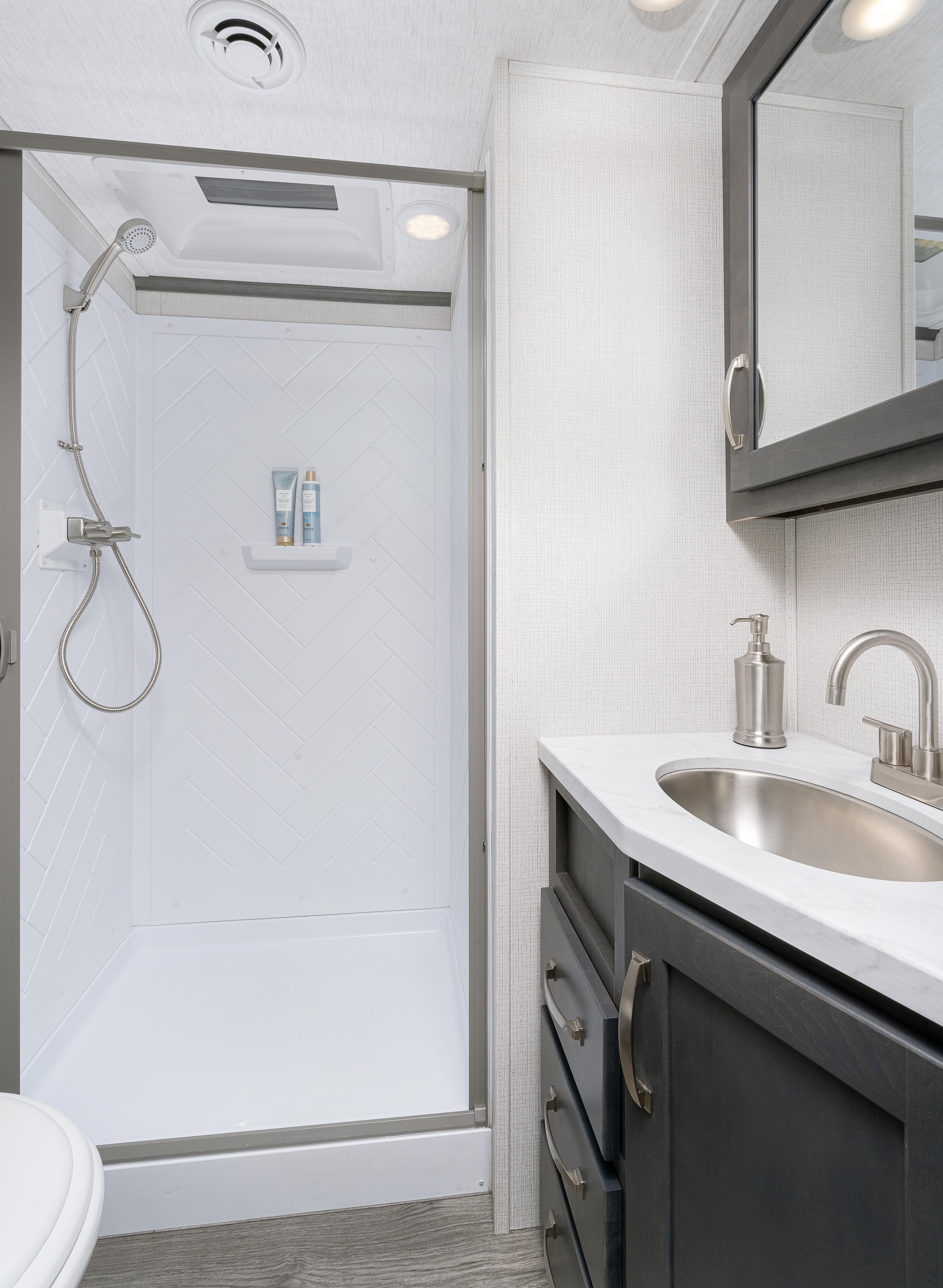 Cougar Sport Fifth Wheels - Affordable & Shorter Floorplans - Keystone ...