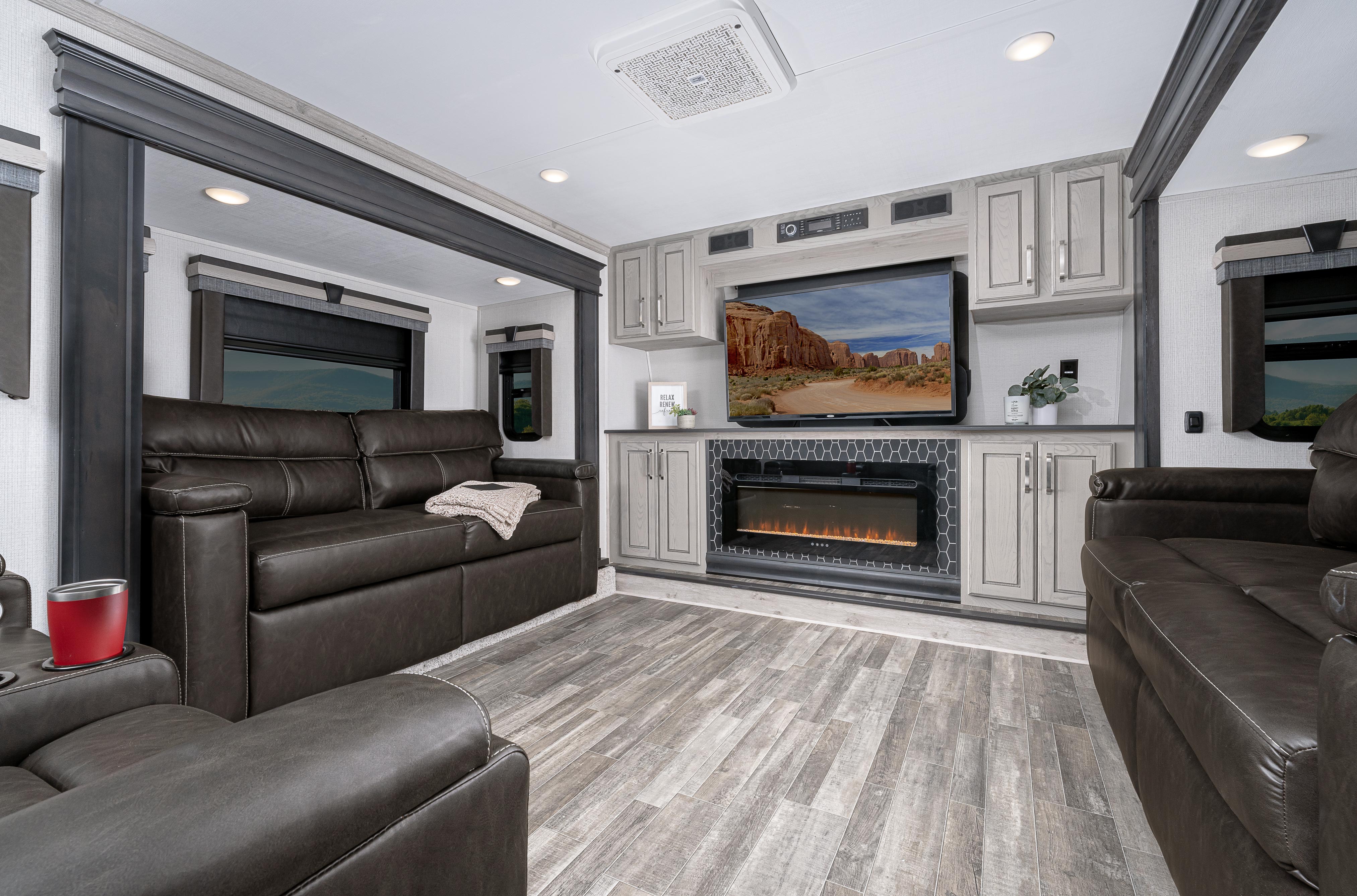 Our Favorite Couples Coaches - Keystone RV