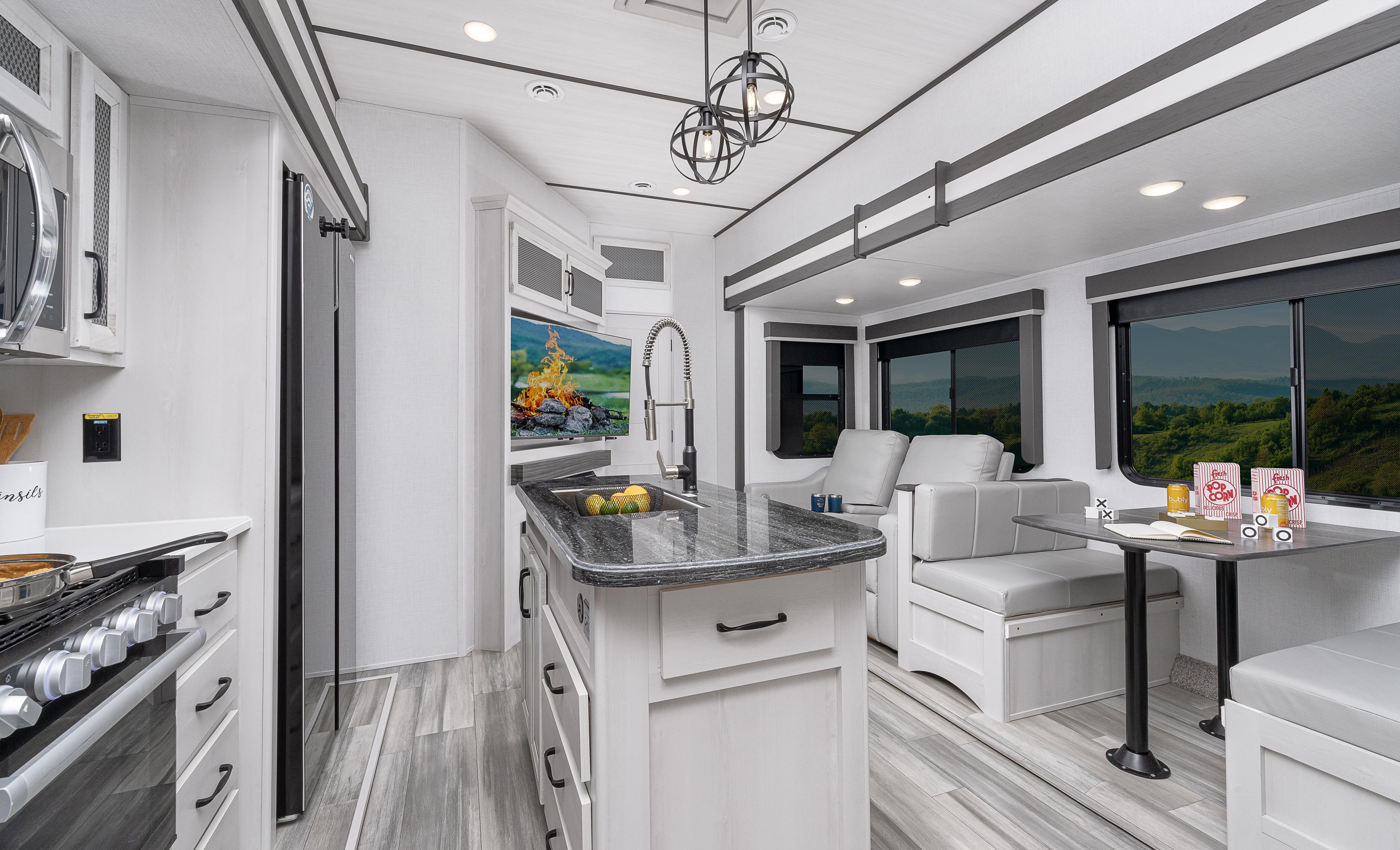 RVs for Big Families - Bring the Whole Family Along - Keystone RV ...