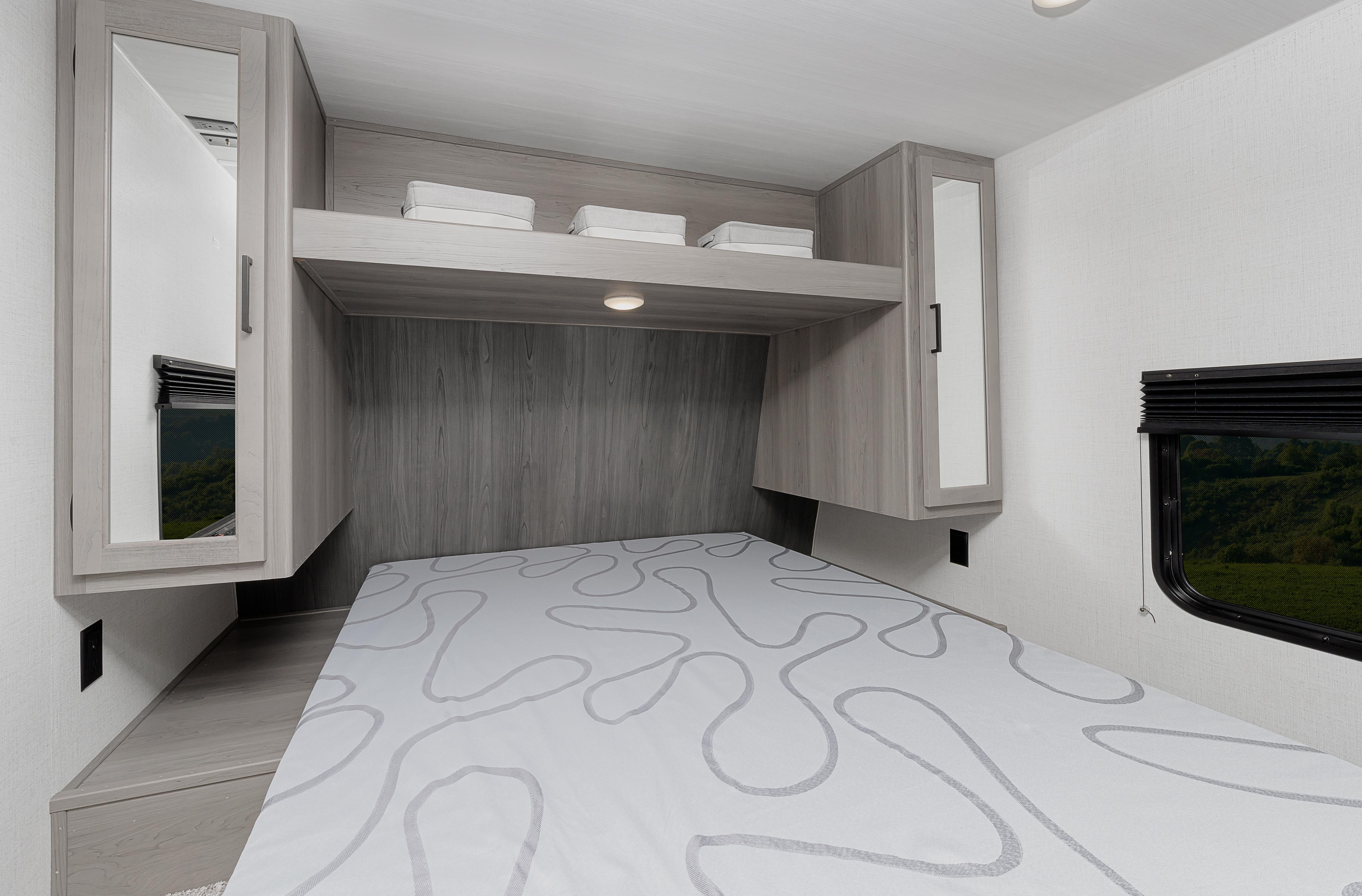 Hideout Sport Double Axle - RV Camping with Reach - Keystone RV ...