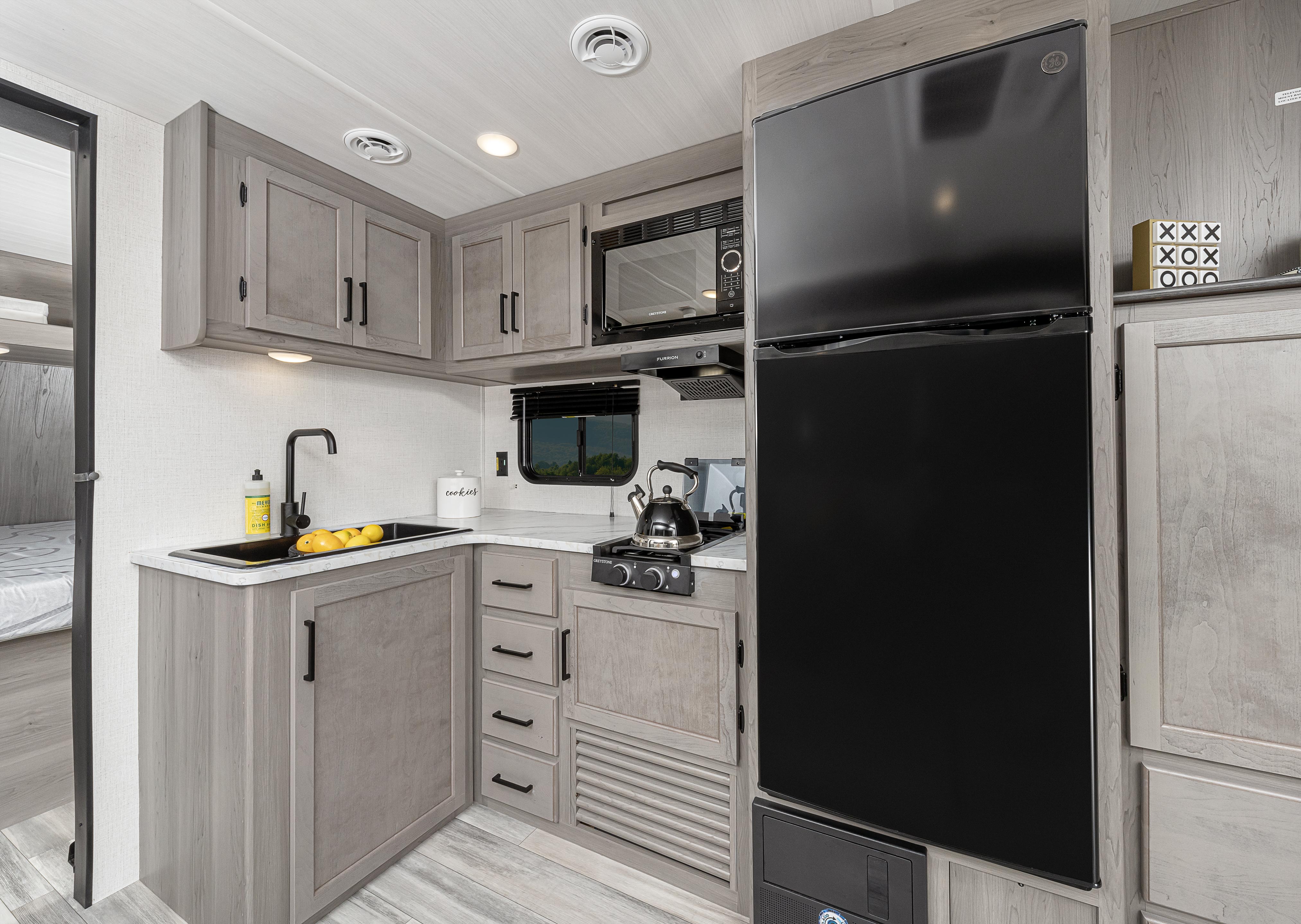 Hideout Sport Double Axle - RV Camping with Reach - Keystone RV ...