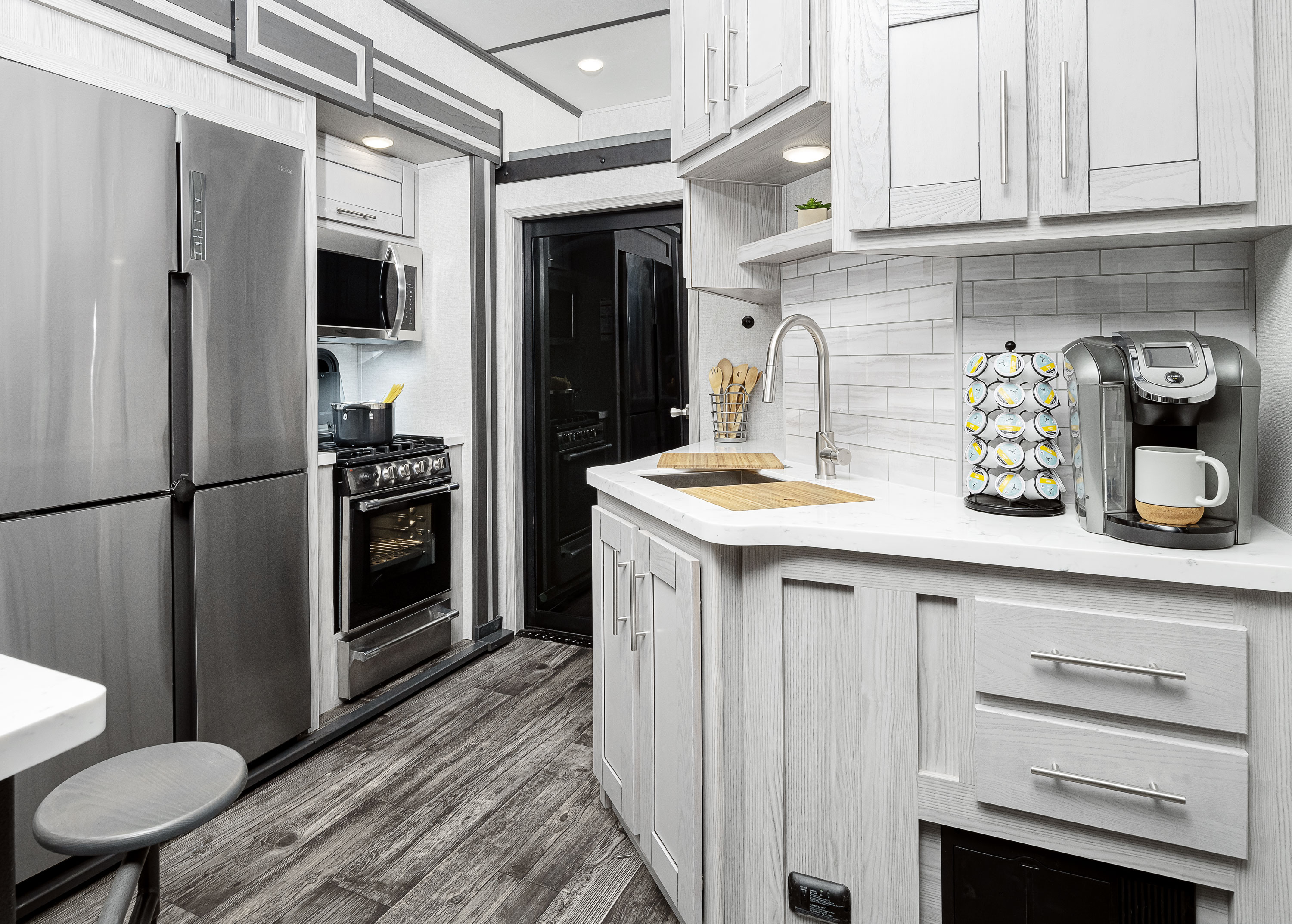 What are the best 2022 RVs for Pets? | Keystone RV Blog - Keystone RV