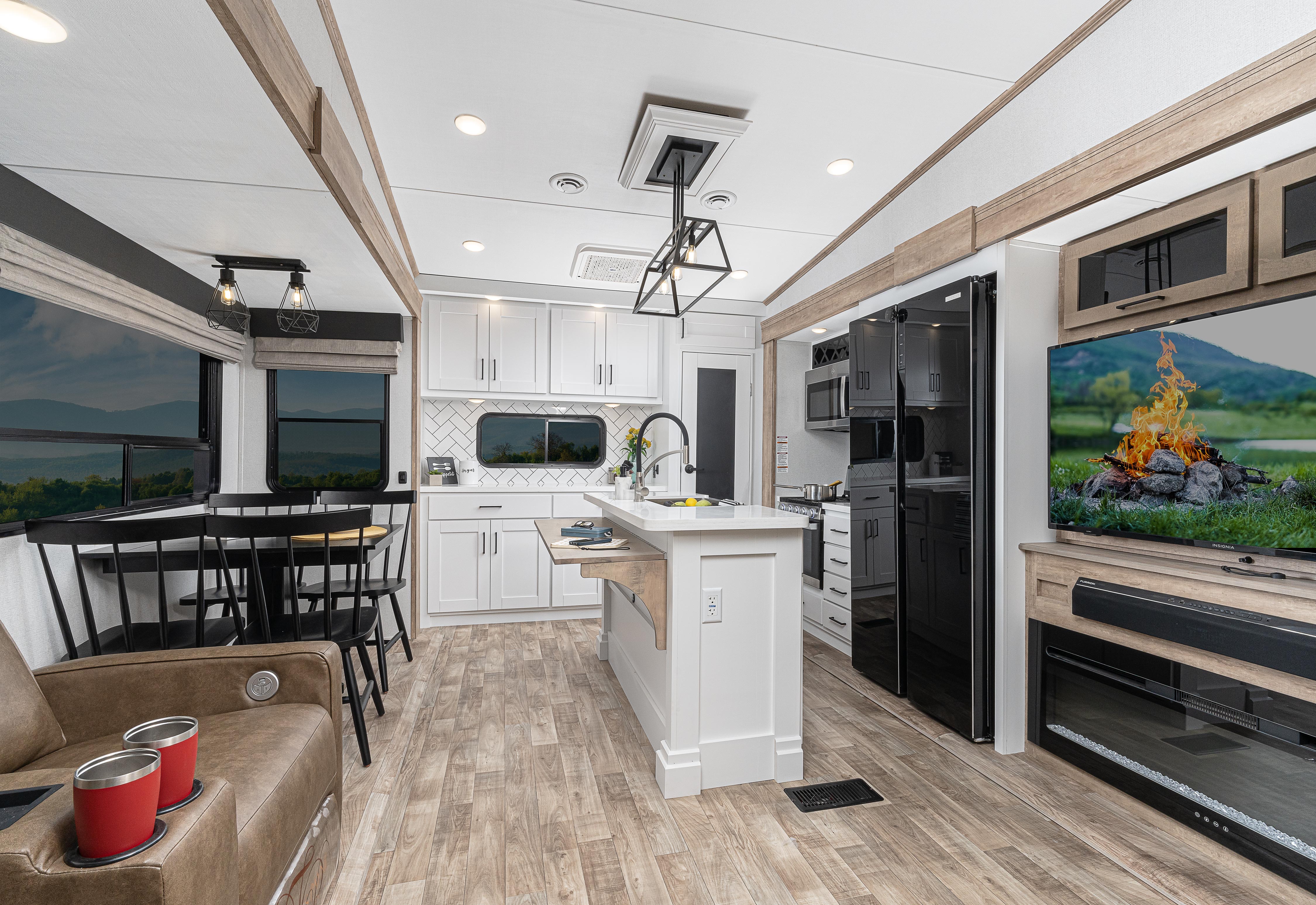 Bunkhouse Fifth Wheels: The Perfect Family-Friendly RVs - Keystone RV