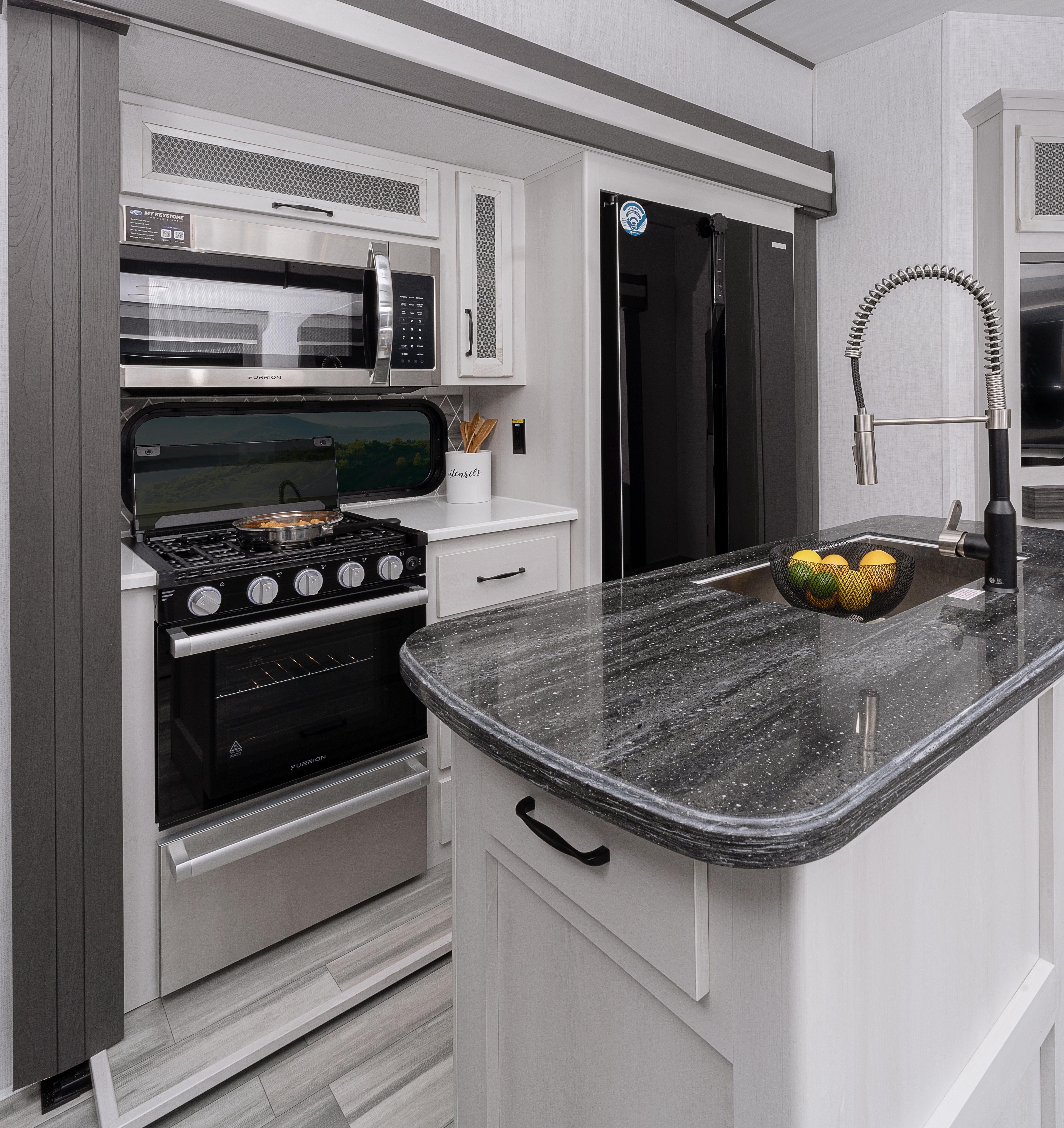 Fifth Wheel Buyers Guide - Shopping Just Got Easier - Keystone RV - Keystone RV