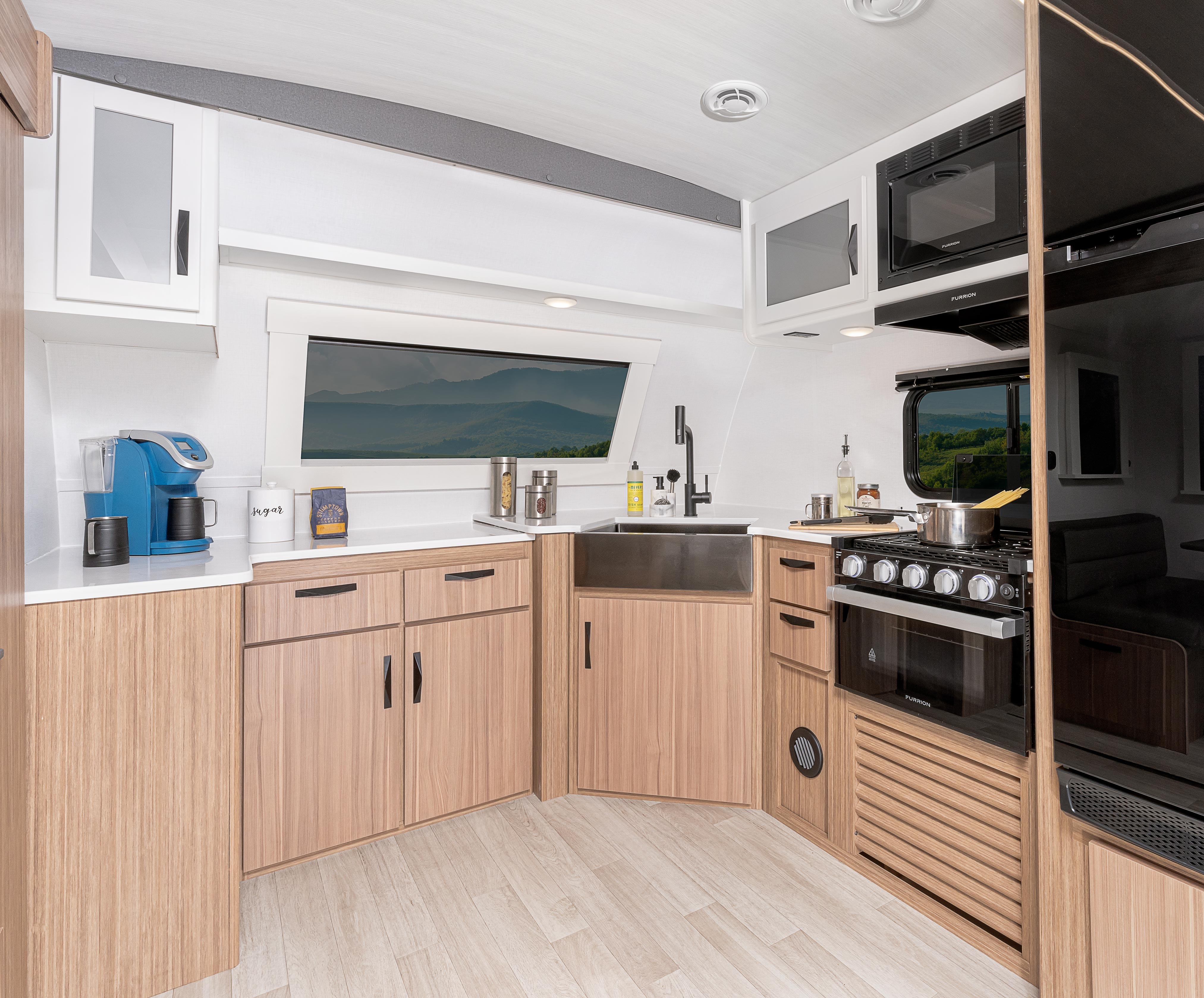 Passport Ultra-Lite Travel Trailers - Easy to Tow Floorplans For Any ...