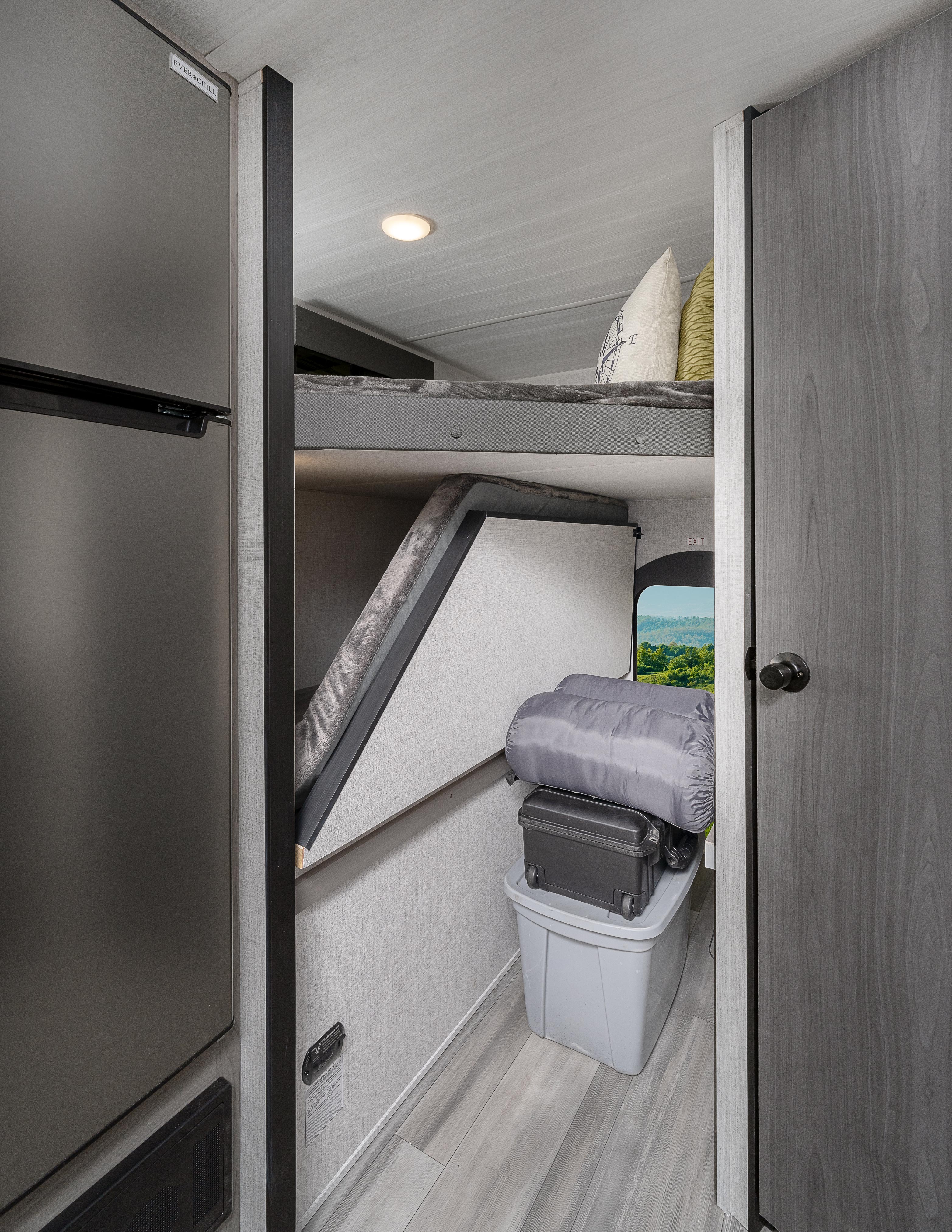 Hideout Sport Single Axles - RV Camping with Reach - Keystone RV ...