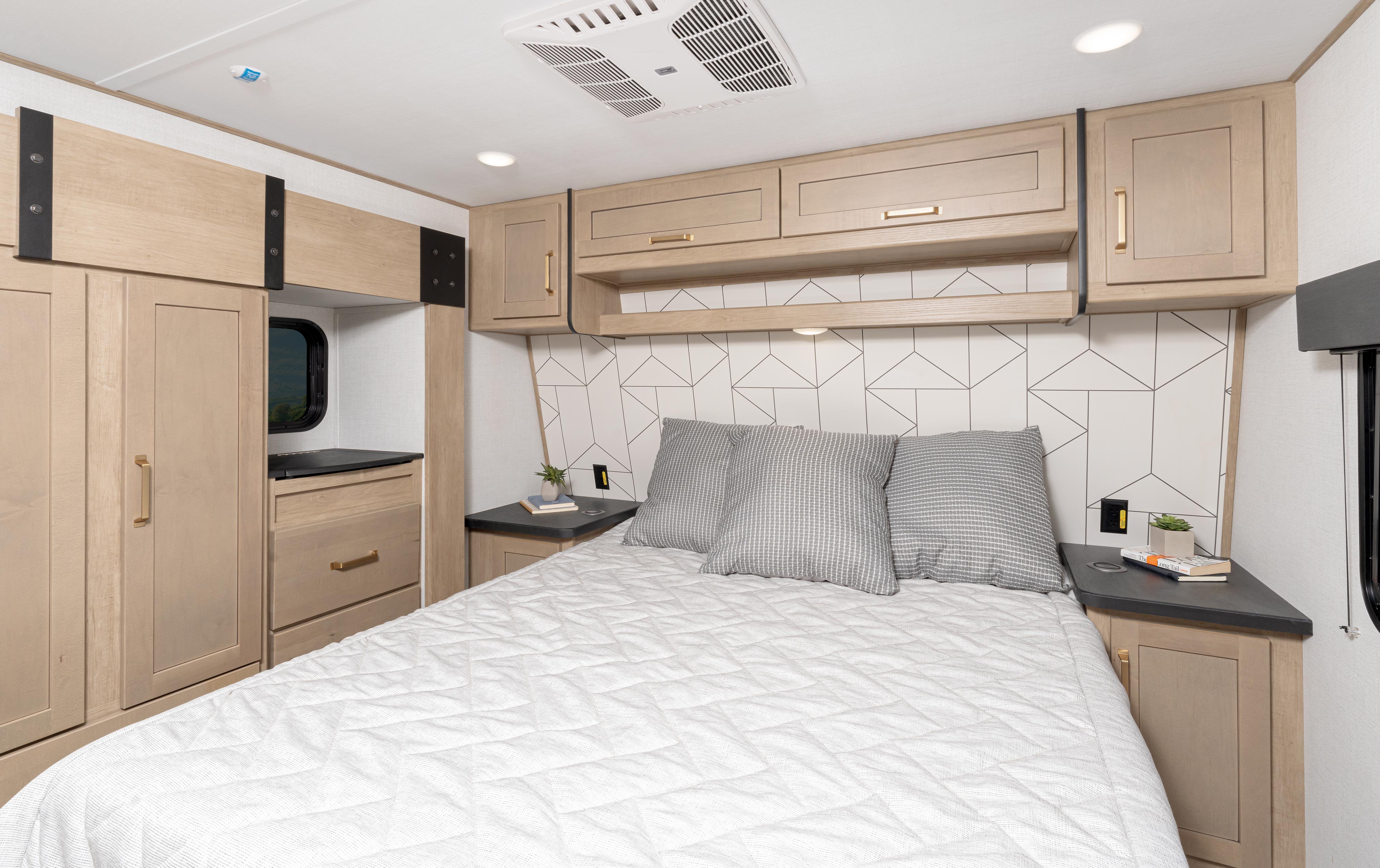 Carbon Fifth Wheel Toy Haulers - A Great Value Toy Hauler - Keystone RV ...