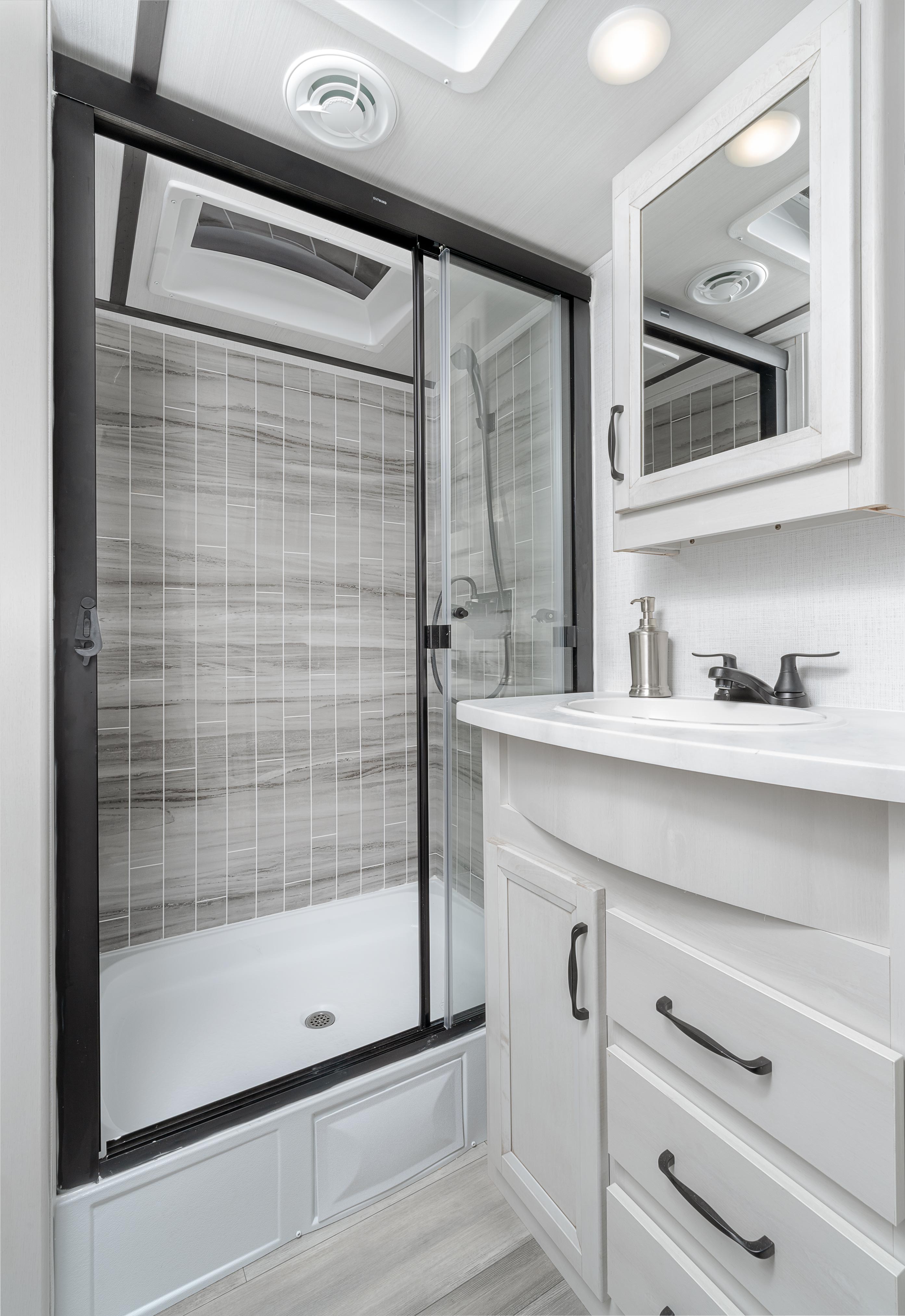 RVs for Big Families - Bring the Whole Family Along - Keystone RV ...