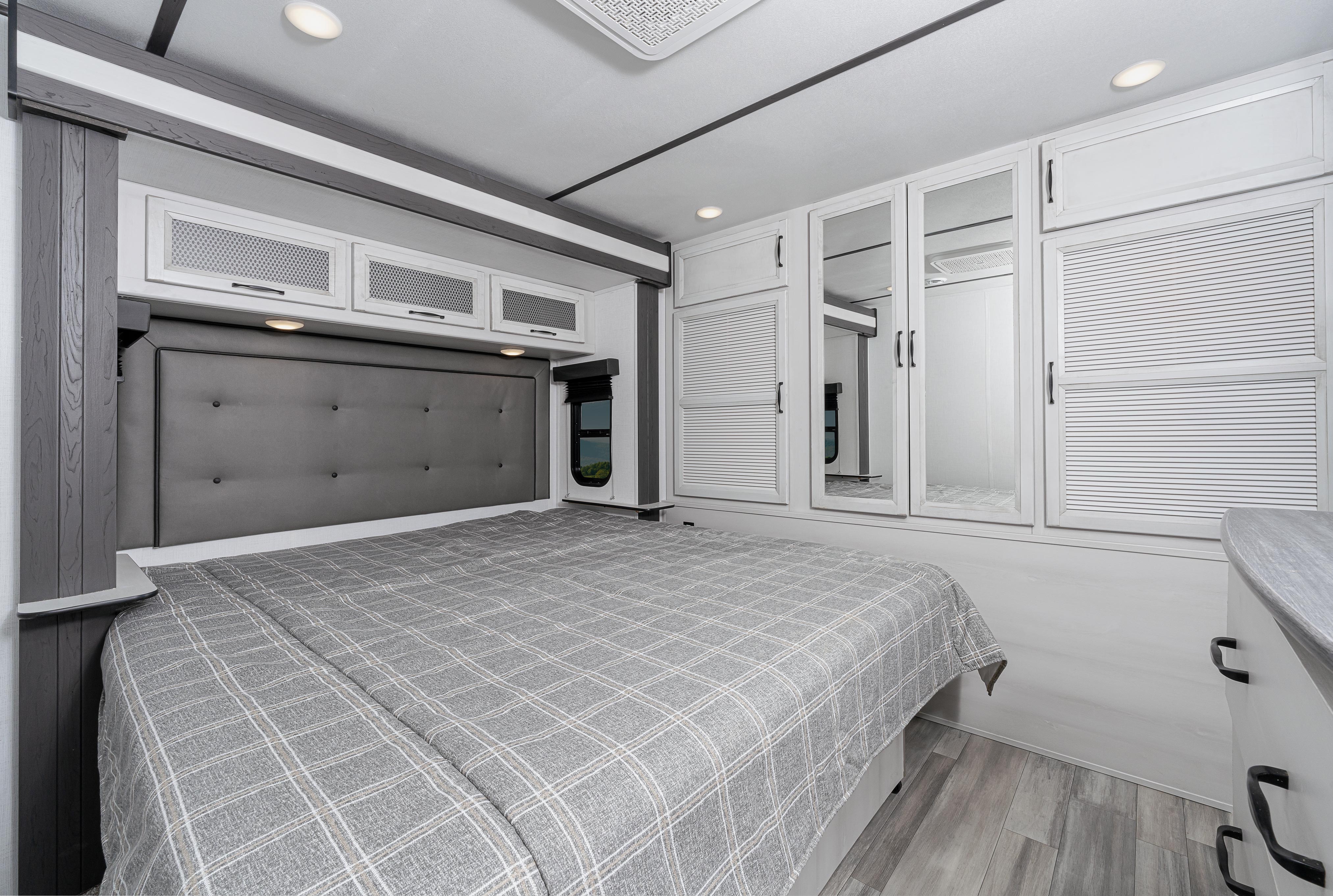 Our Favorite Couples Coaches - Keystone RV