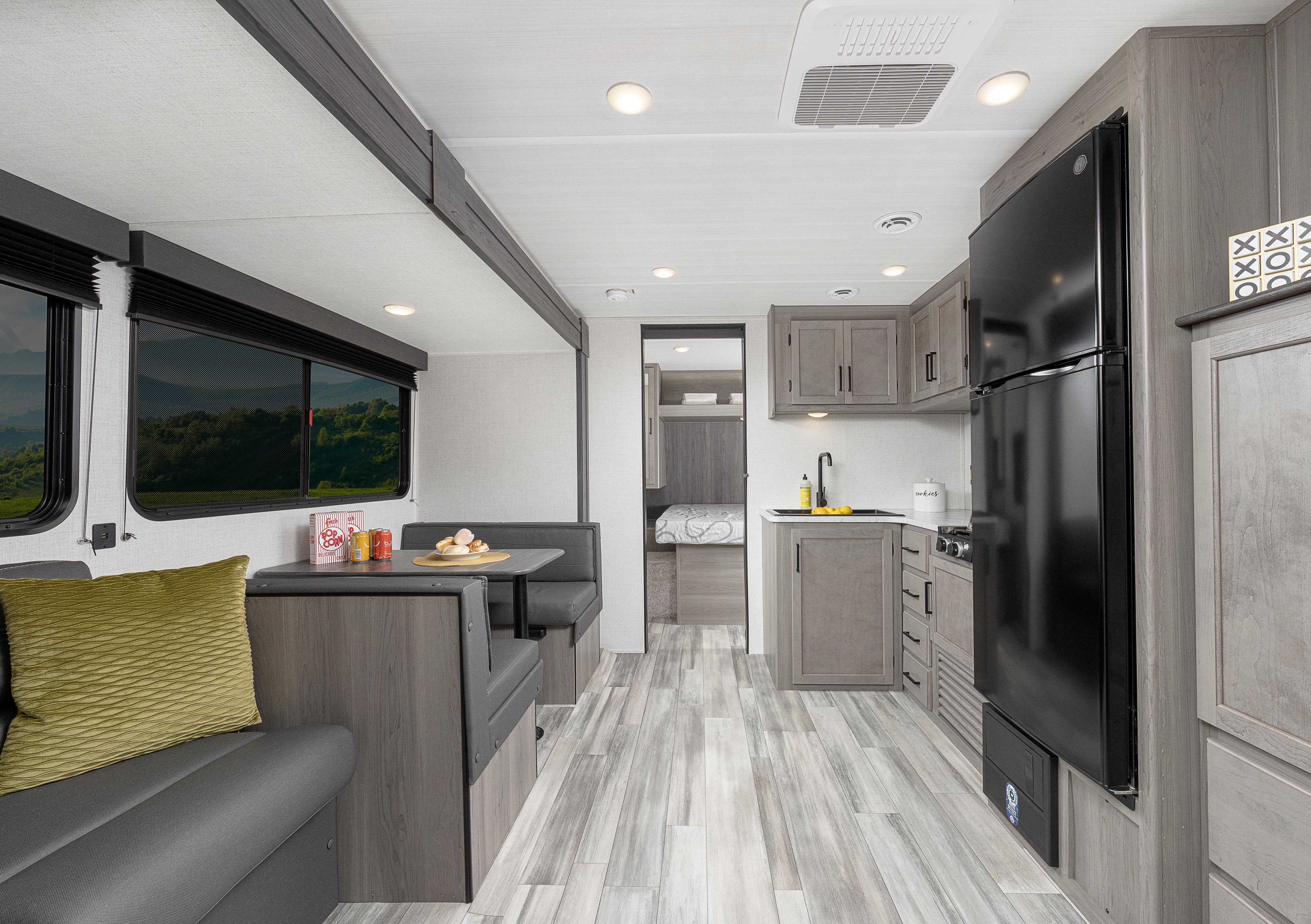 Hideout Sport Double Axle - RV Camping with Reach - Keystone RV ...