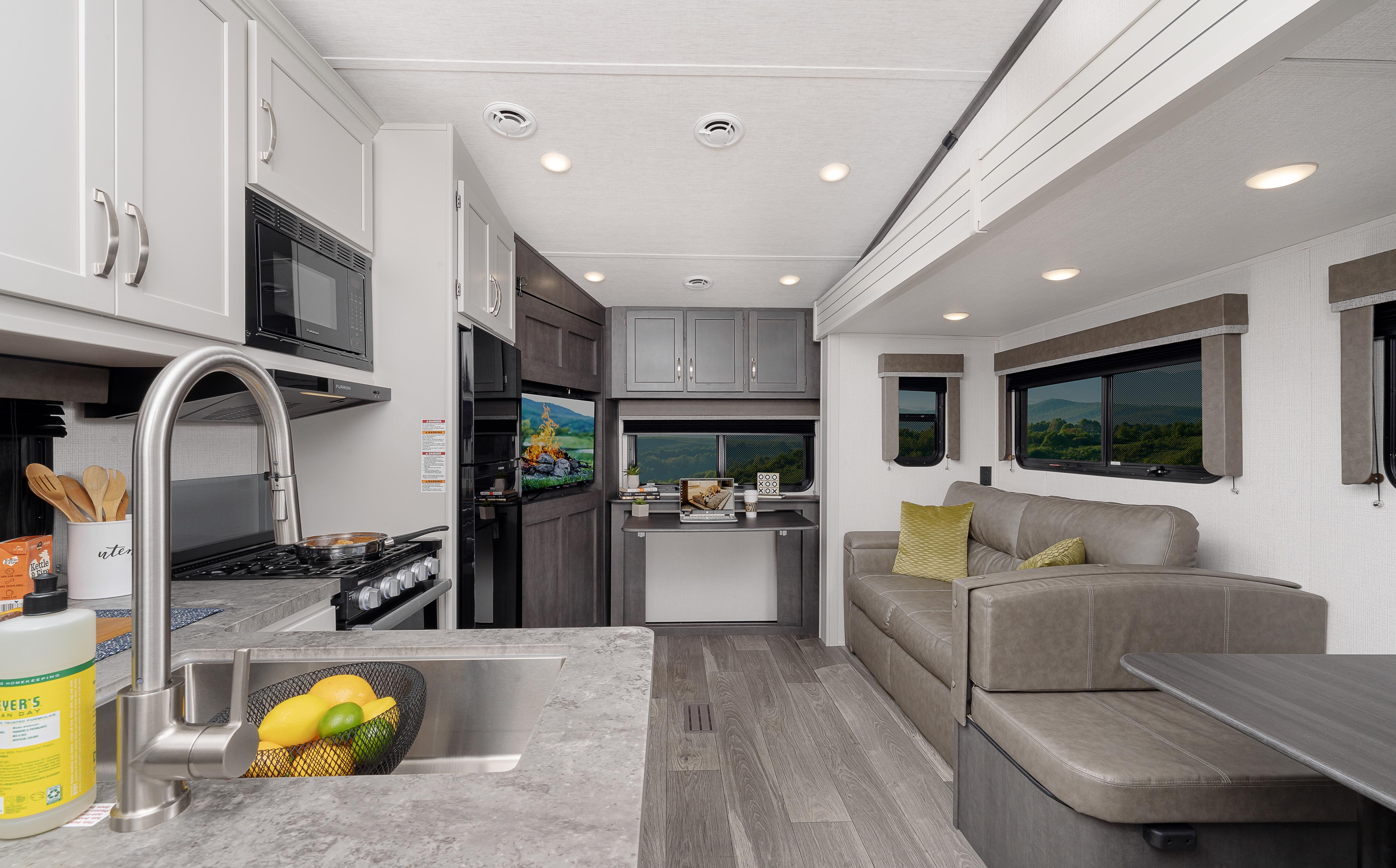 Cougar Sport Fifth Wheels - Affordable & Shorter Floorplans - Keystone ...