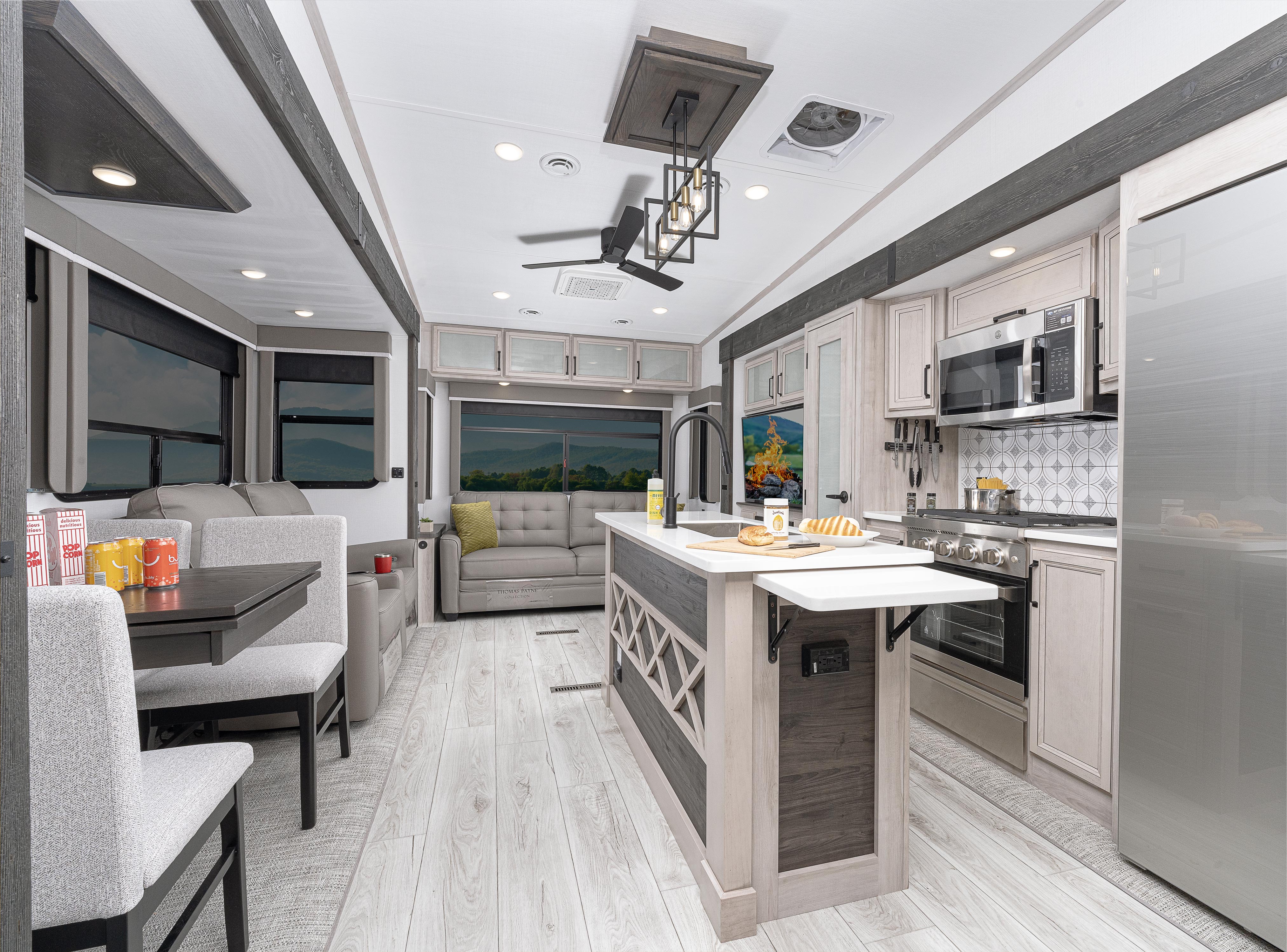 Montana High Country Luxury Fifth Wheels - Model 381TB Floorplan ...