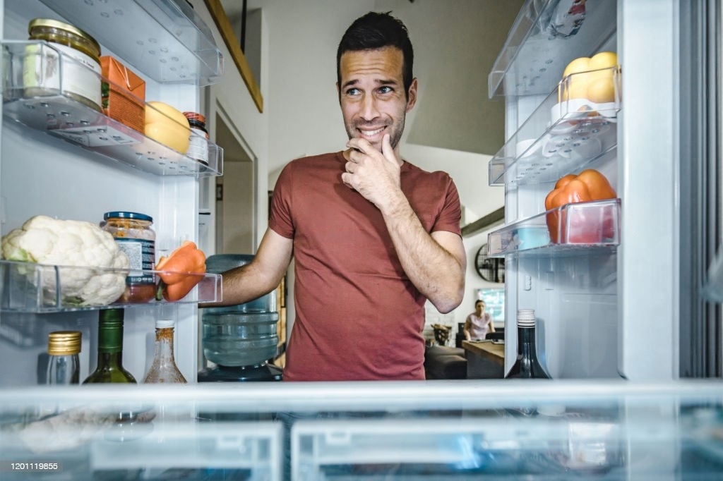 12 Signs Your Refrigerator Needs Repair - Kridovia