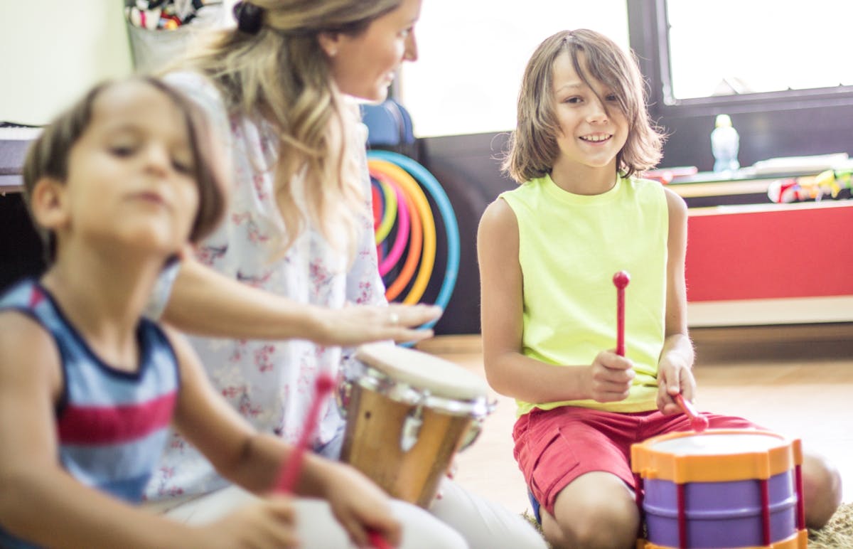 How to teach dance classes to children