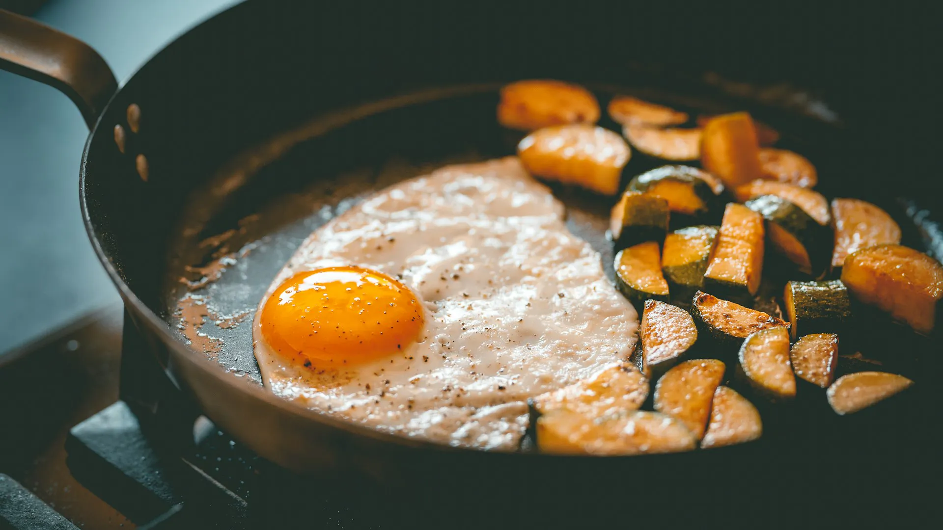 Huile de Cuisson : Laquelle Choisir & Comment Bien l’Utiliser