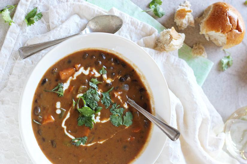 Soupe de patates douces et haricots rouges