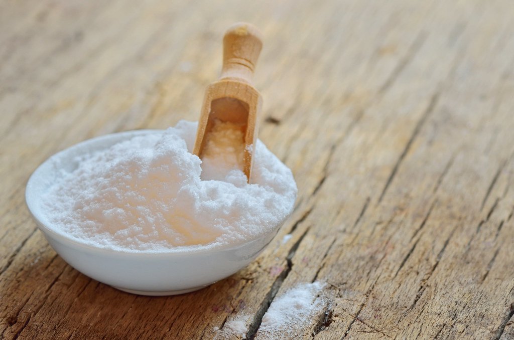 Comment utiliser le bicarbonate de soude : maison, jardin, cuisine