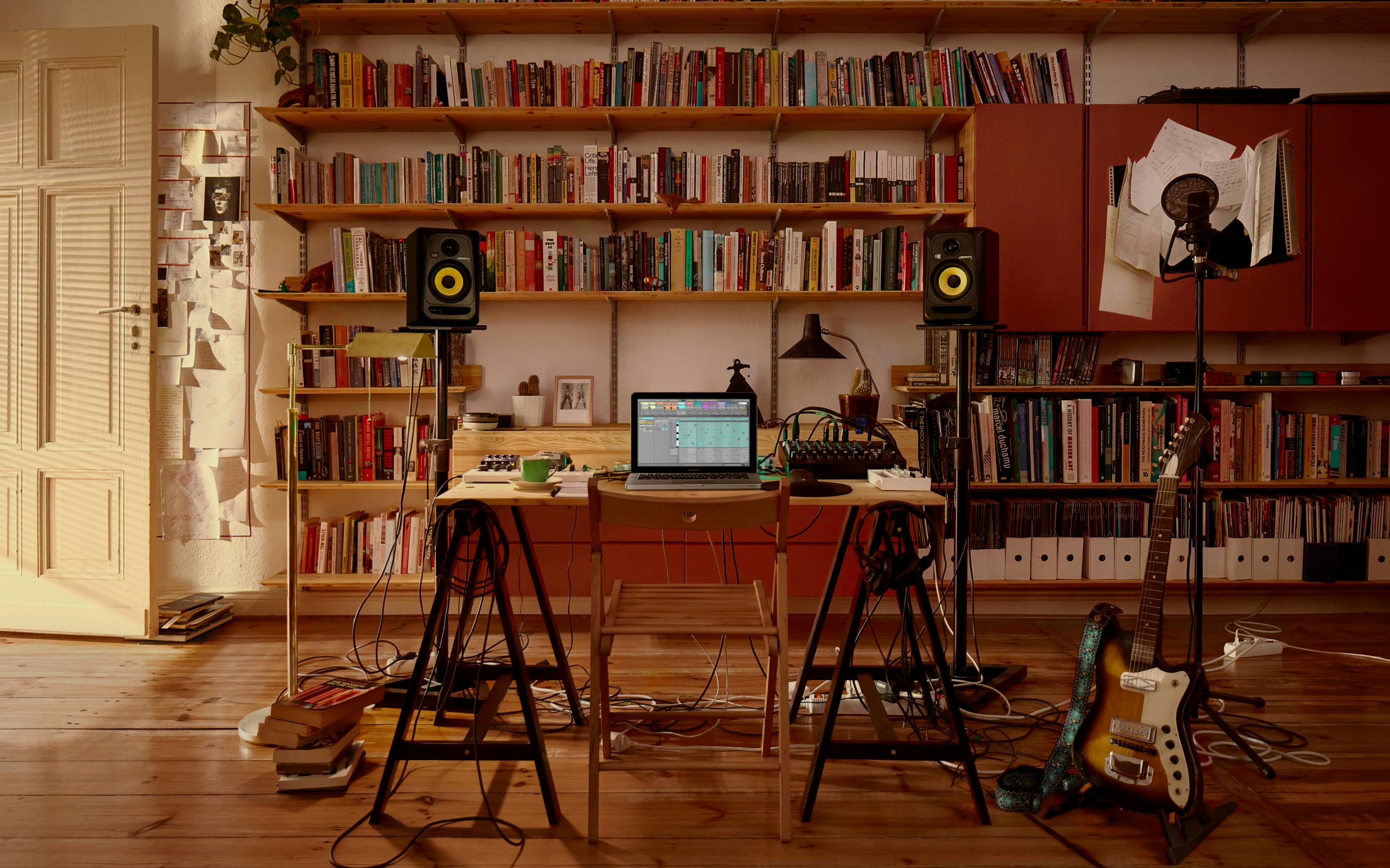 Ableton Live 12 Lite - Free DAW With LANDR Studio | LANDR