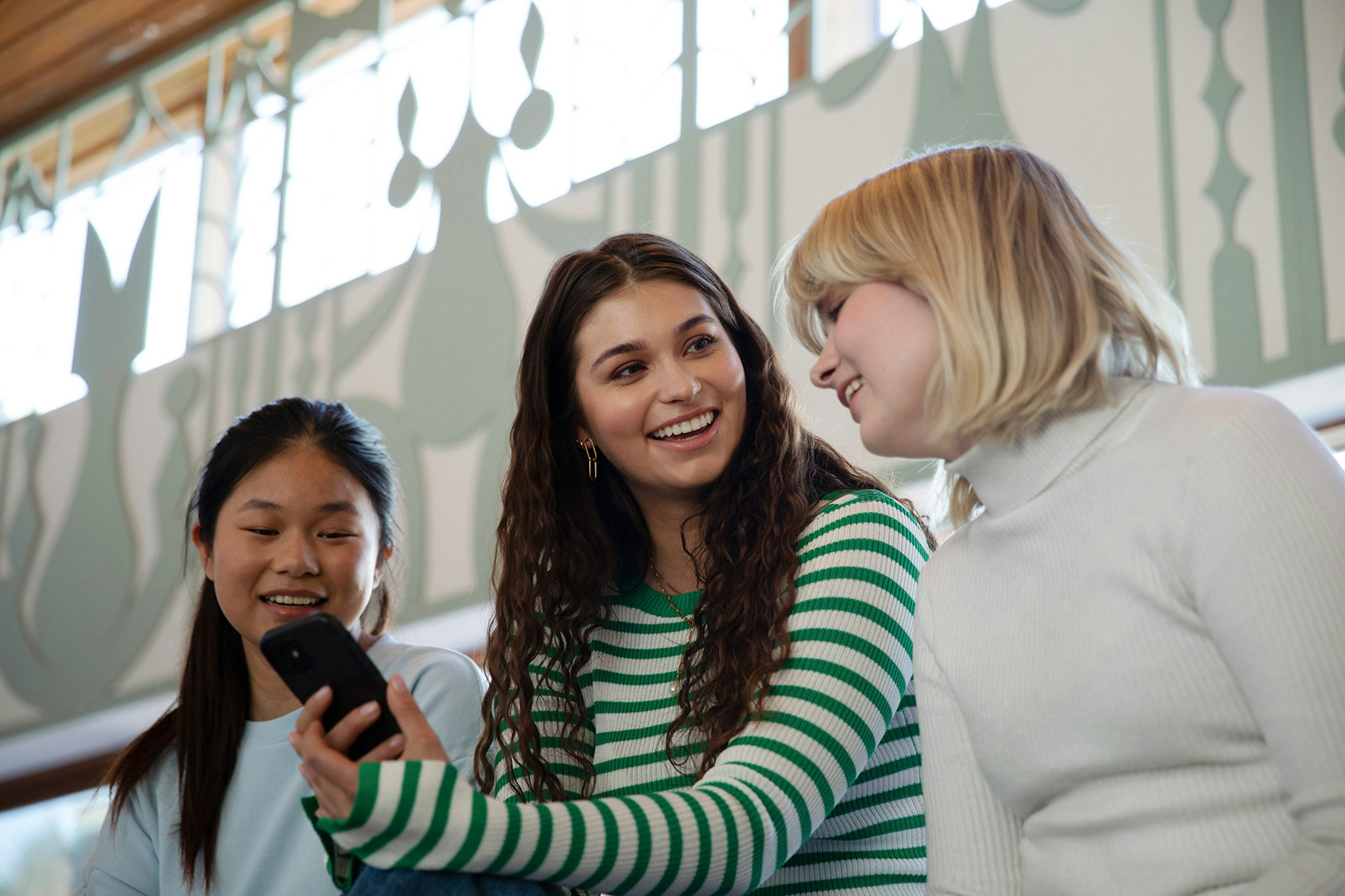 Credit cards – Let’s find the right card for you - Landsbankinn.is