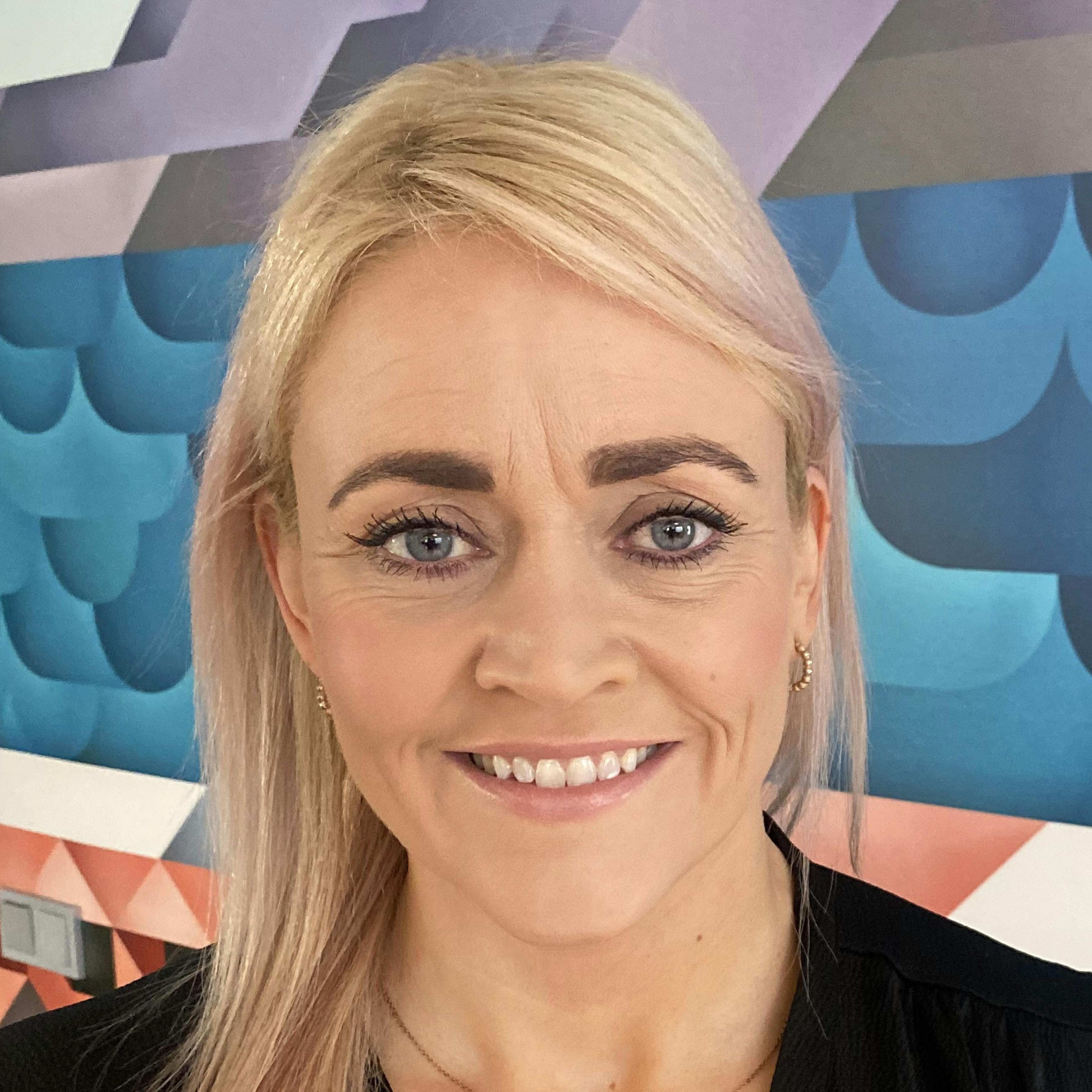 Tinder-svindlarinn og hætturnar á netinu - Landsbankinn