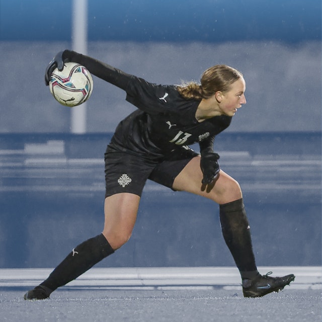 Ber er hver að baki nema sér systur eigi - Landsbankinn