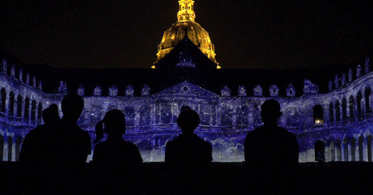 La Nuit aux Invalides - Paris monumental show!
