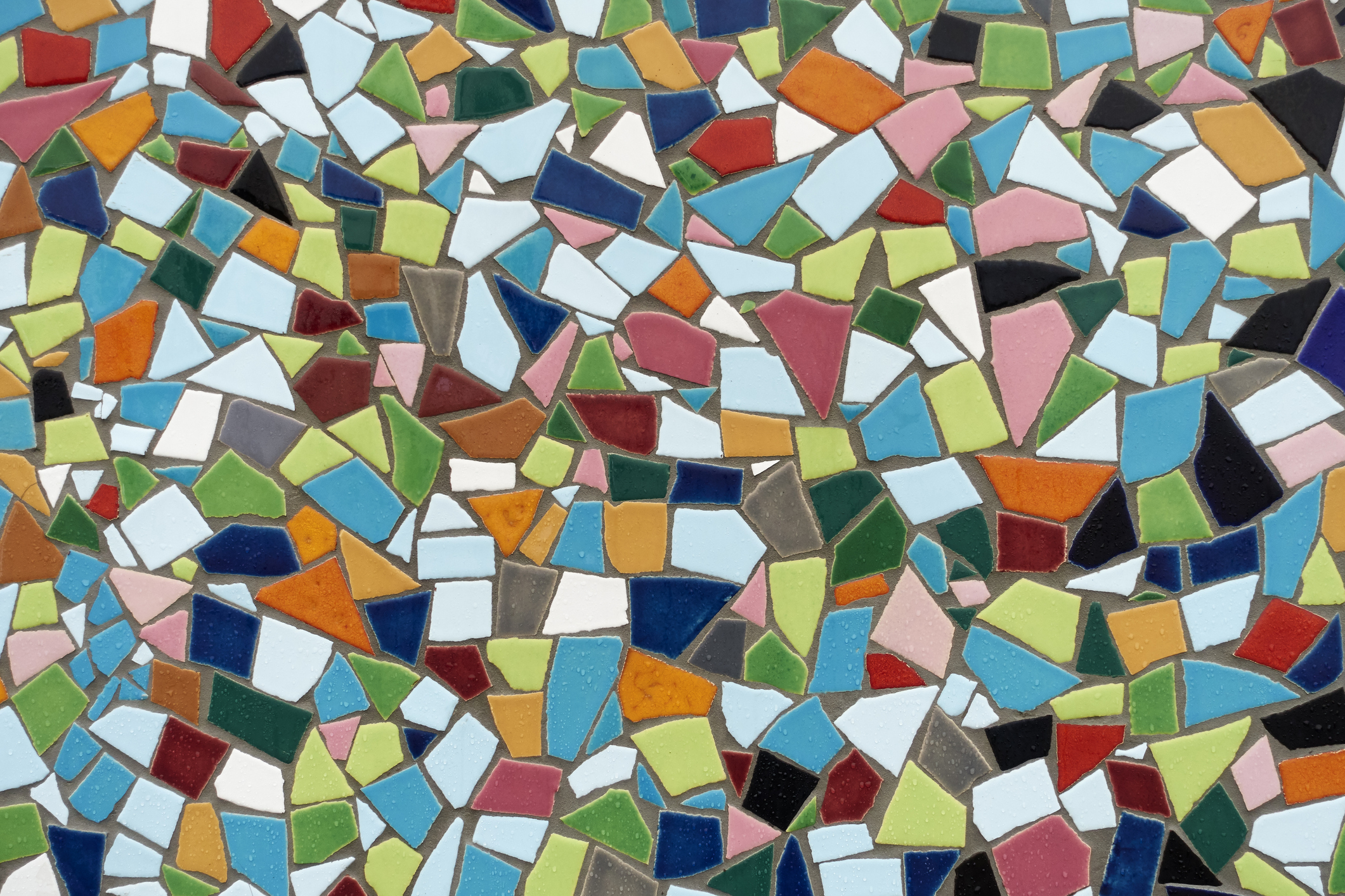 Le flacking : quand l'art de la mosaïque répare les rues | L'avenir a ...