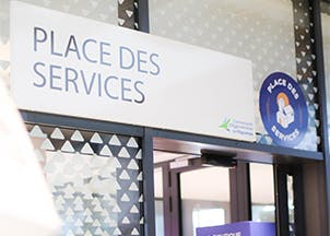 La Place des services : une offre de proximité innovante | La Poste Groupe