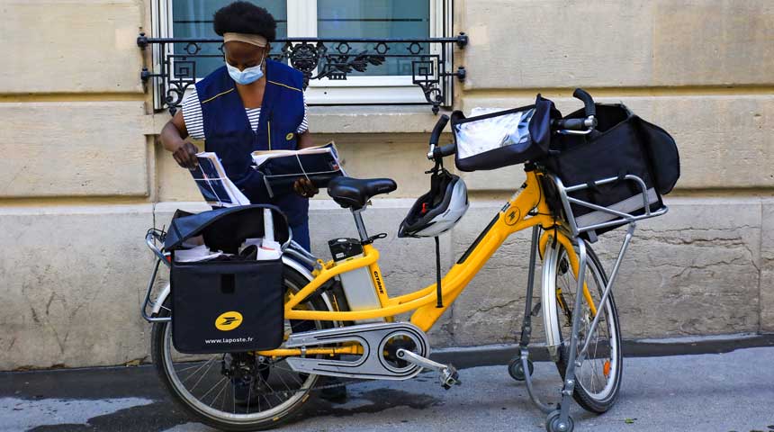 Pour la distributions du courrier et des colis, les facteurs passeront ...