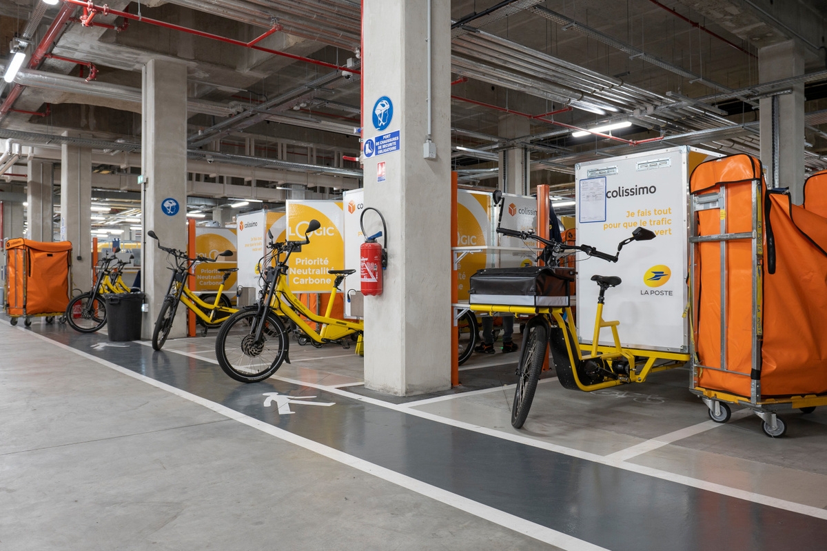 Reducing the environmental footprint of logistics activities | La Poste ...