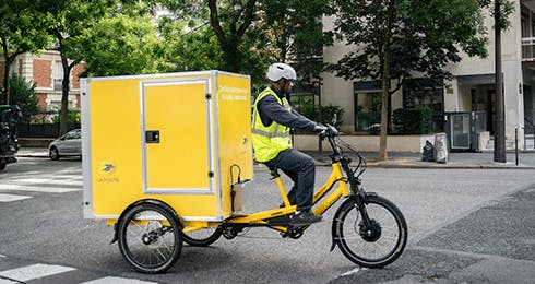 Livraison durable : Colissimo inaugure le nouvel espace logistique ...