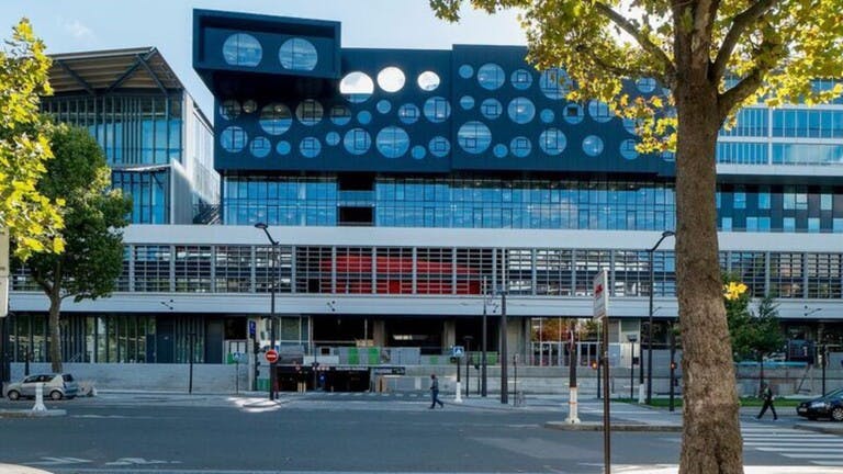 BETC embarque à bord du Cargo