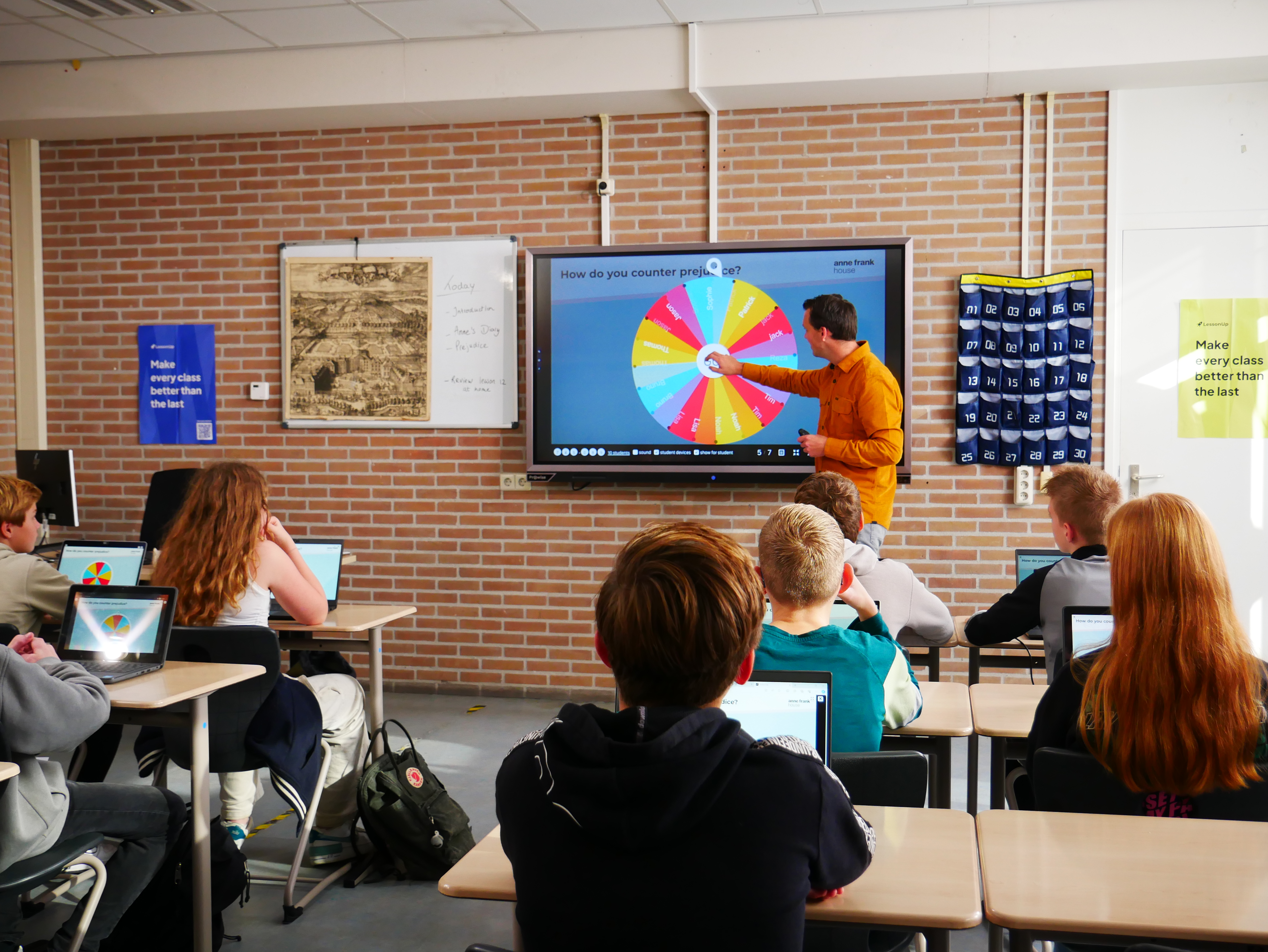 4 ways to save time with our AI assistant for teachers