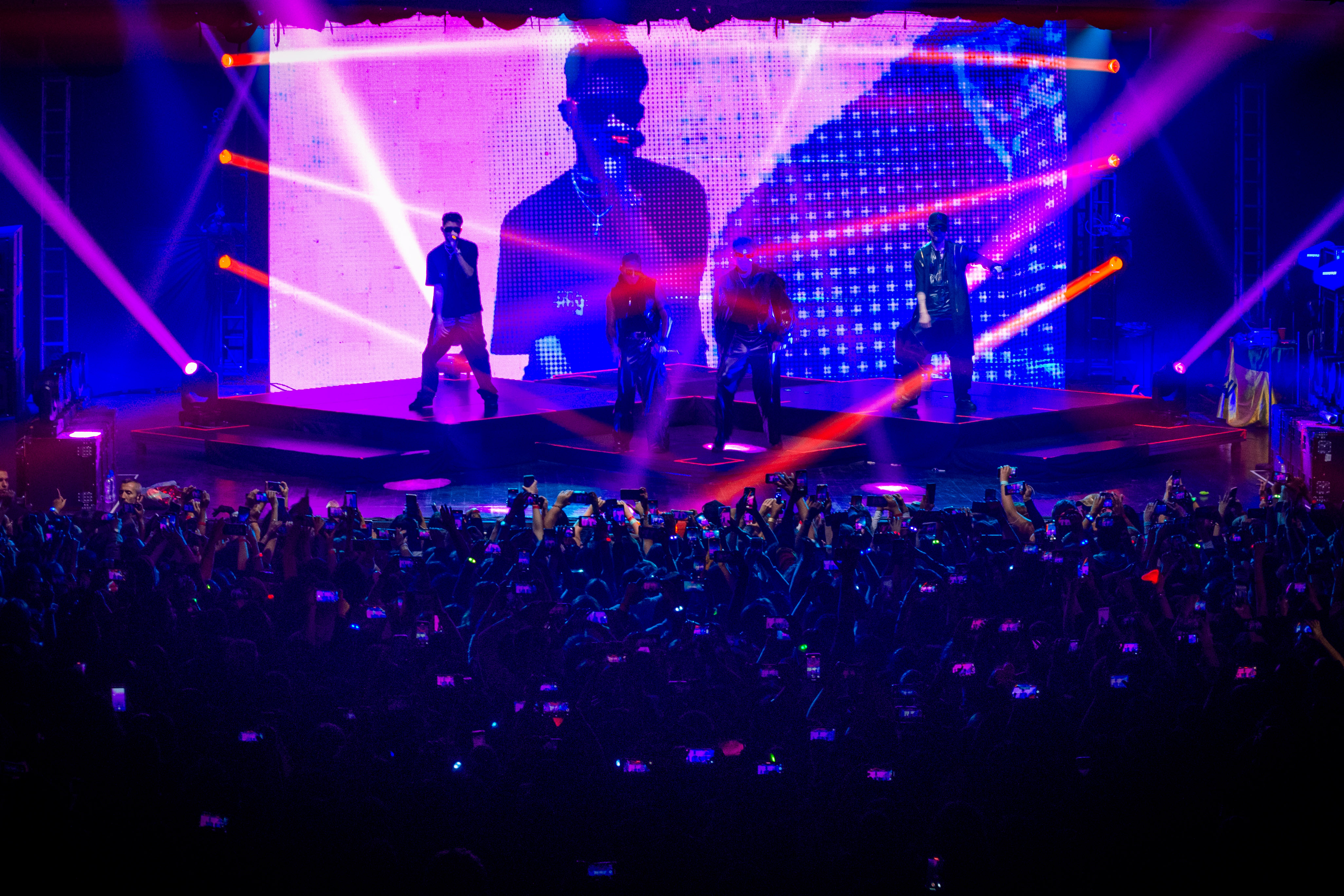 Emocionante e eletrizante: CNCO faz show memorável em sua despedida do ...