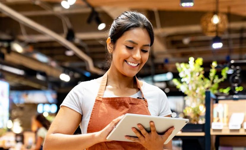 Keeping Watch: Key Metrics in Measuring Cashier Performance | Logile