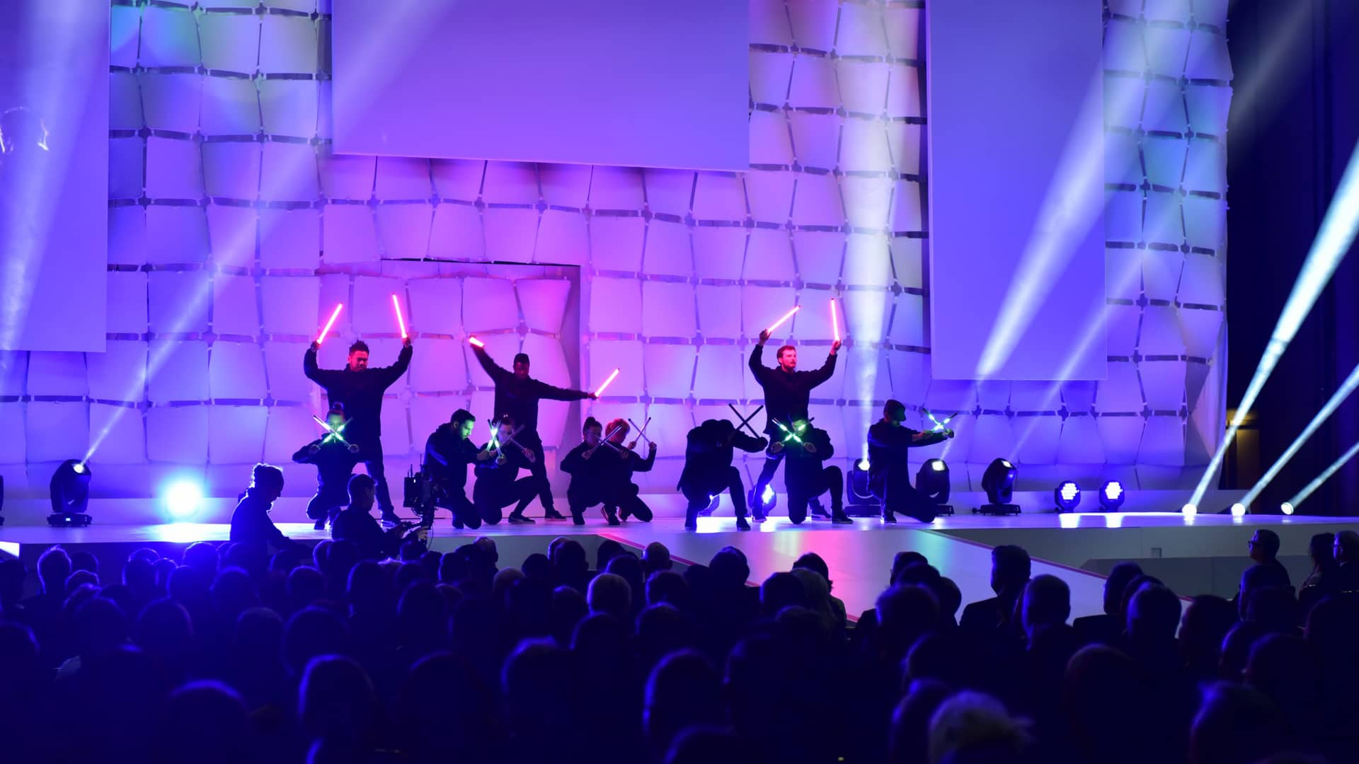 LOOOOP | LED Streetdance - T.R. Lights