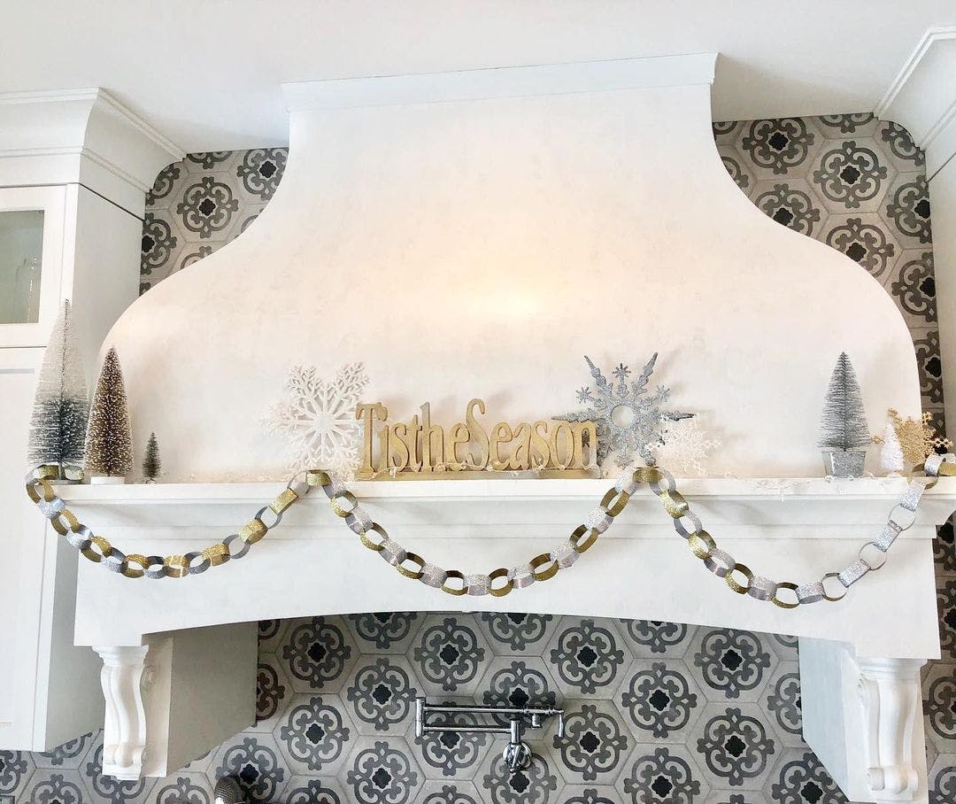 15 Christmas Paper Crafts for Decorations | LoveCrafts