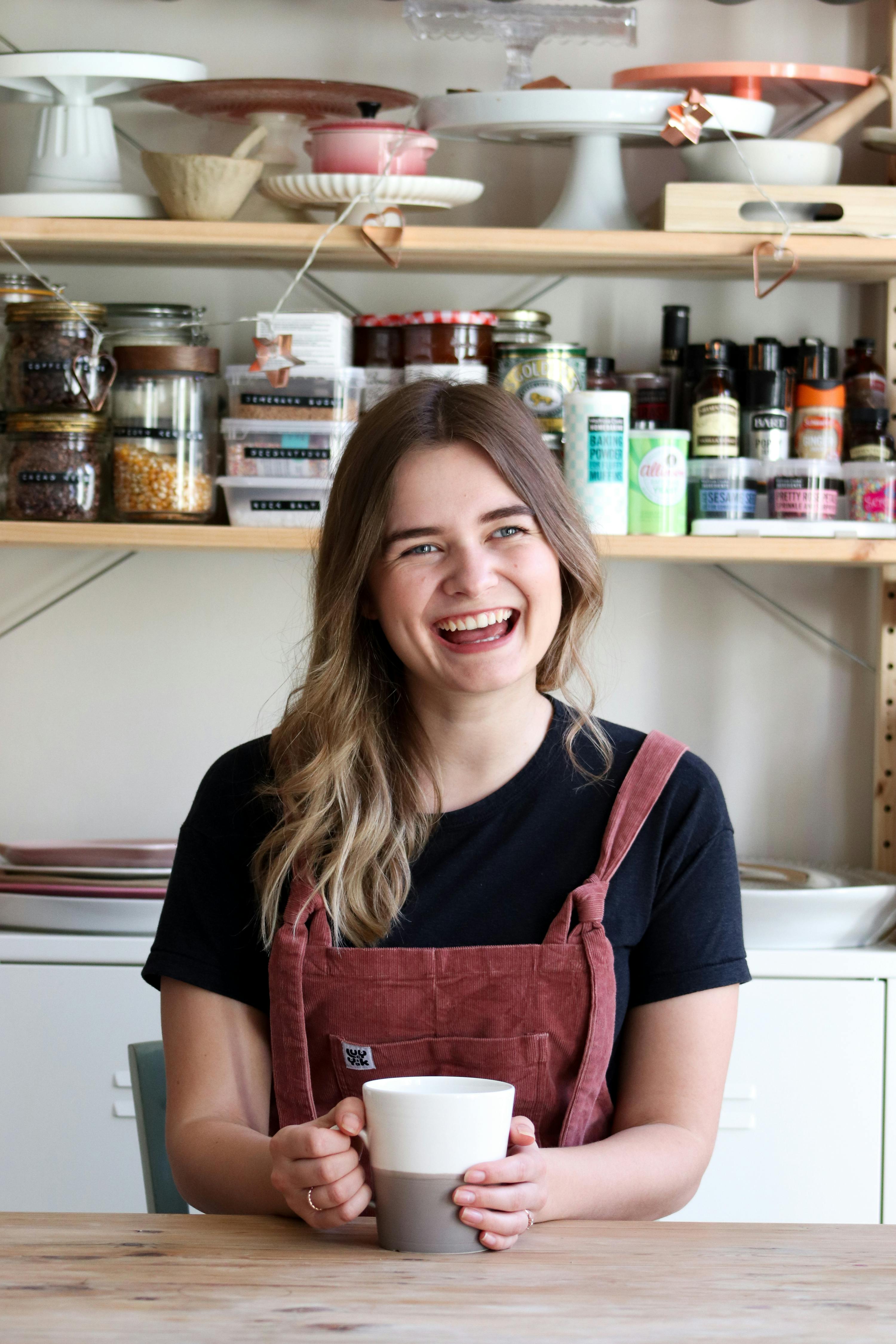 Martha of Great British Bake Off learns to knit! | LoveCrafts