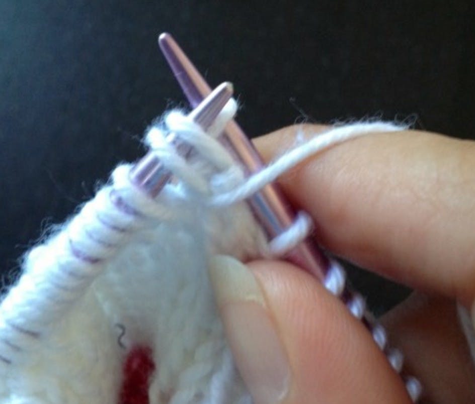 How to cast off with some stretch | LoveCrafts