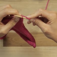 How to Cast Off Knitting (3 Ways) | LoveCrafts