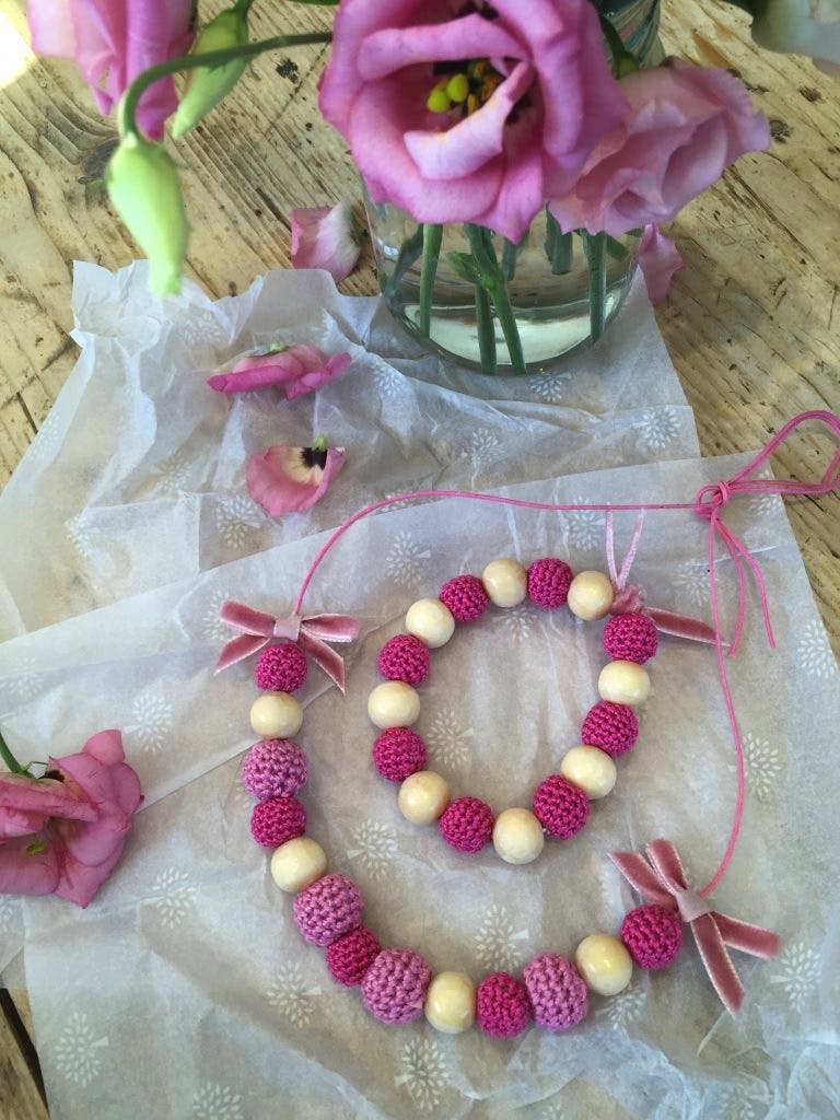 Crochet beaded bracelet tutorial | LoveCrafts