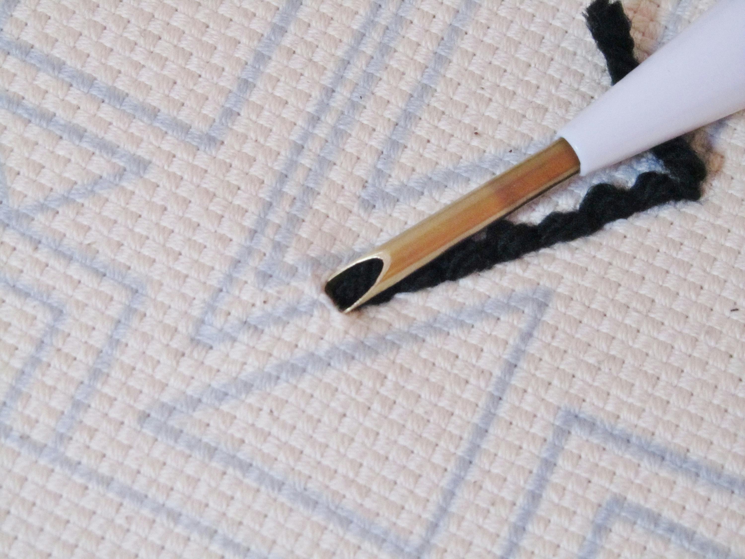 Geometric punch needle pattern tutorial | LoveCrafts