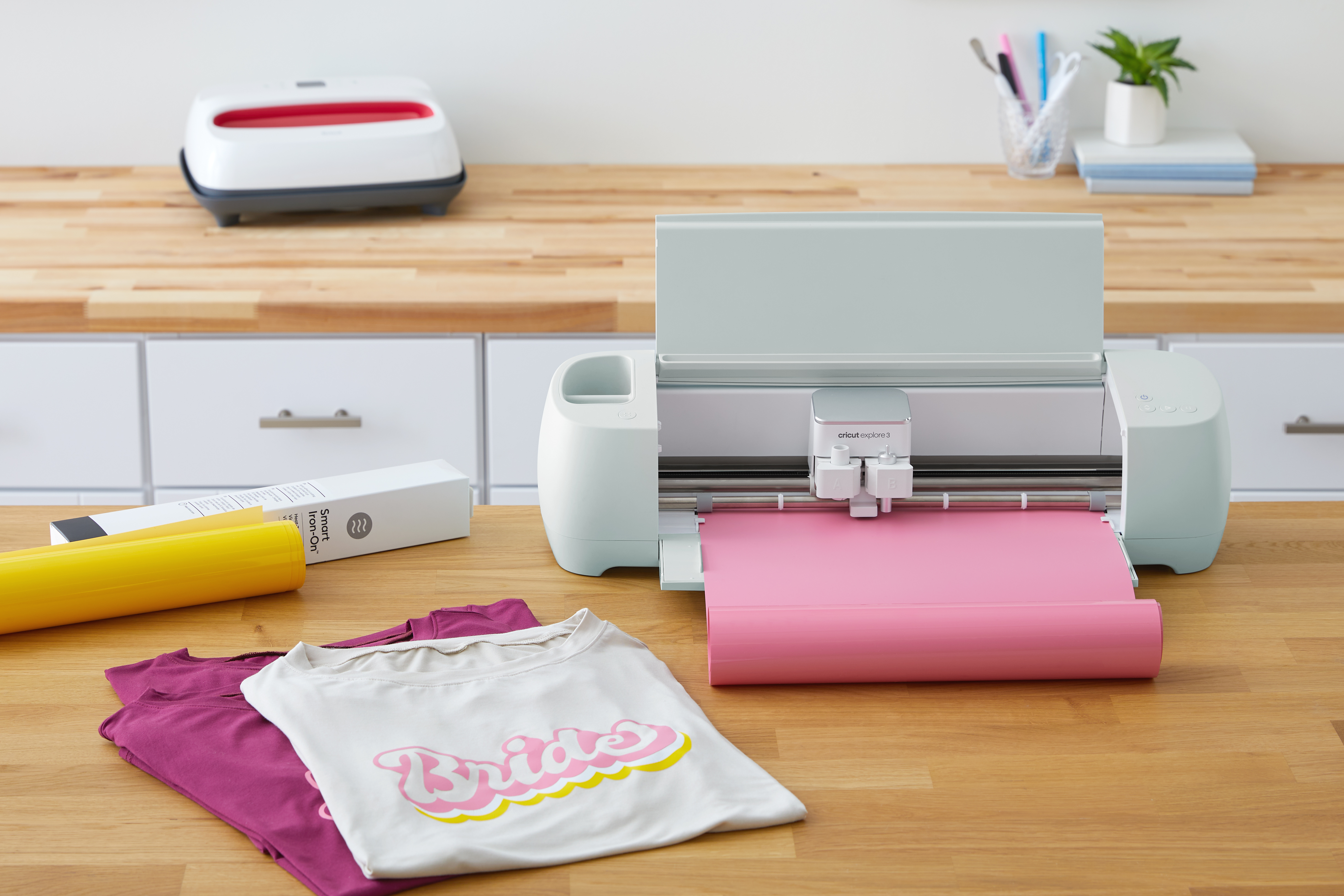 Cricut Machines: Everything You Need to Know | LoveCrafts