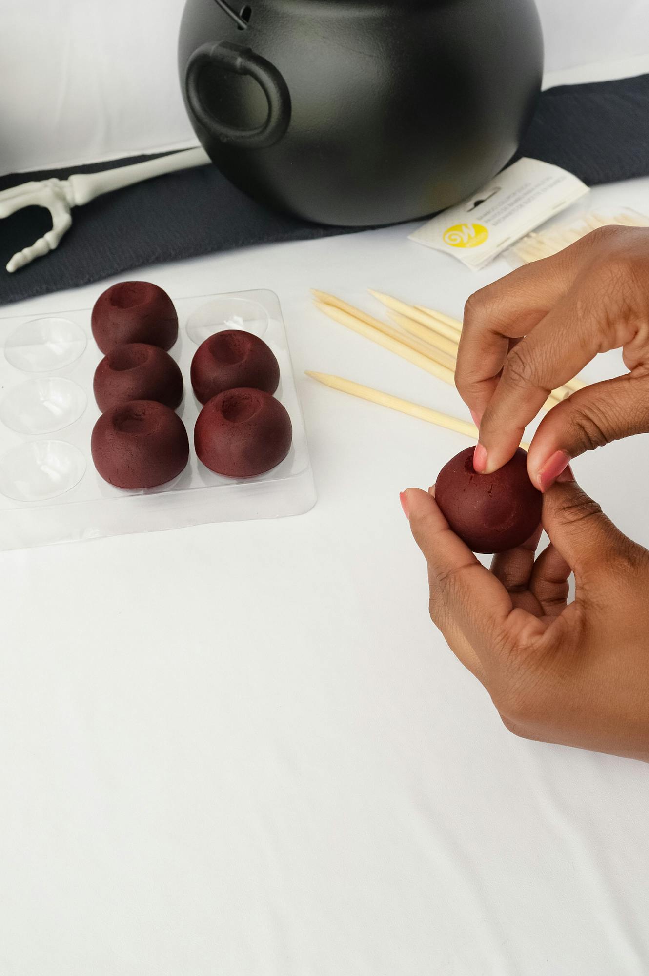 How To Make Toffee Apple Cake Pops | LoveCrafts