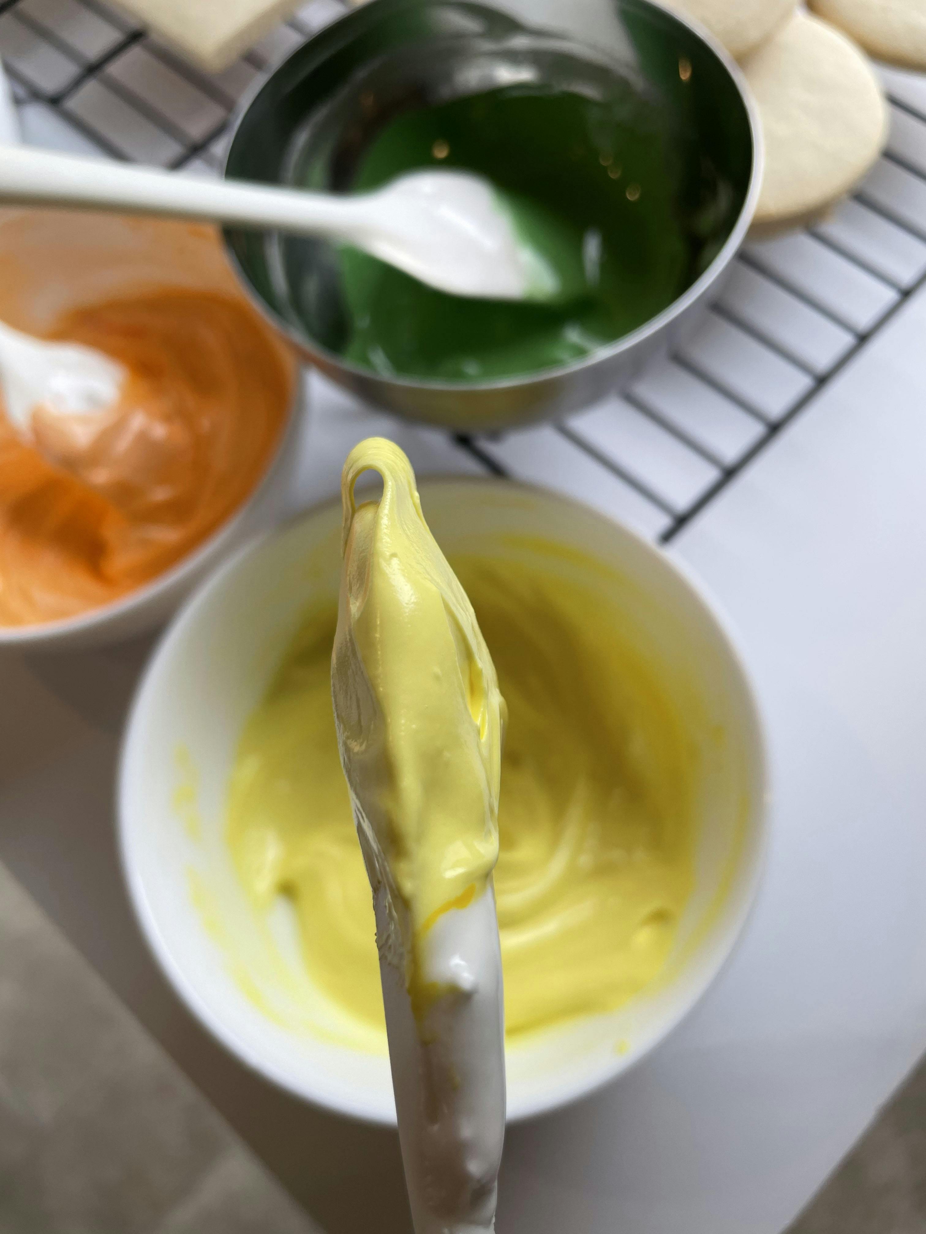 How to Ice Cookies with Royal Icing | LoveCrafts