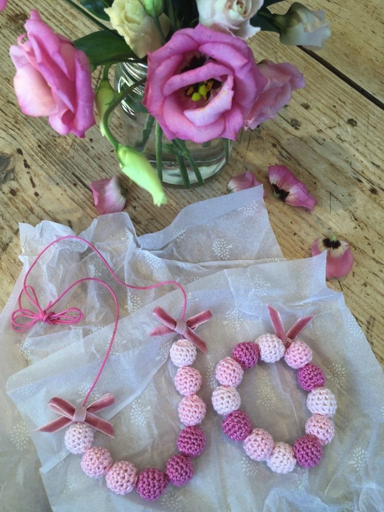 Crochet beaded bracelet tutorial | LoveCrafts