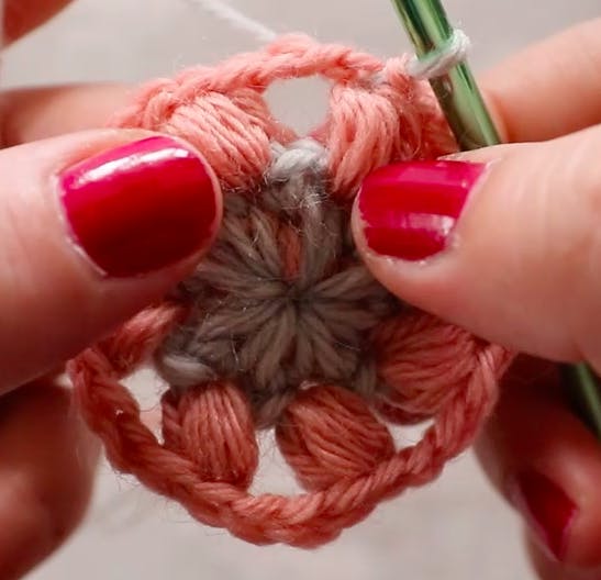 Crochet the prettiest puff granny squares with Anna Nikipirowicz ...